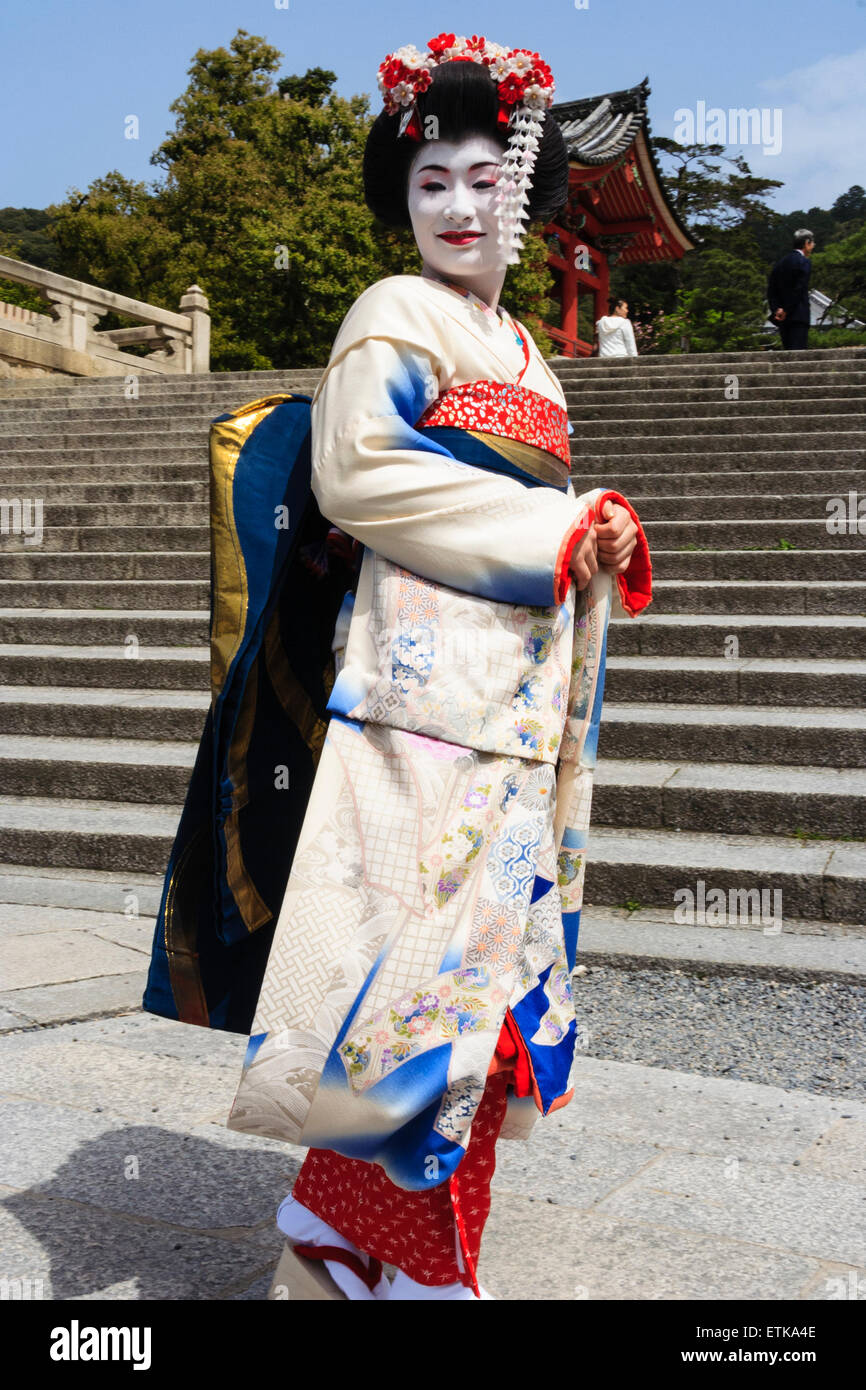 Japanese Geisha Poses In Traditional High Resolution Stock Photography ...