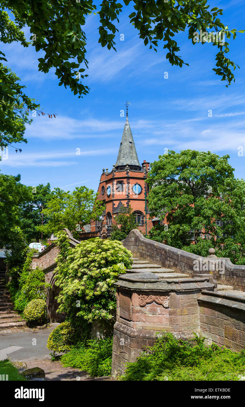 Dell bridge port sunlight village hi-res stock photography and images ...