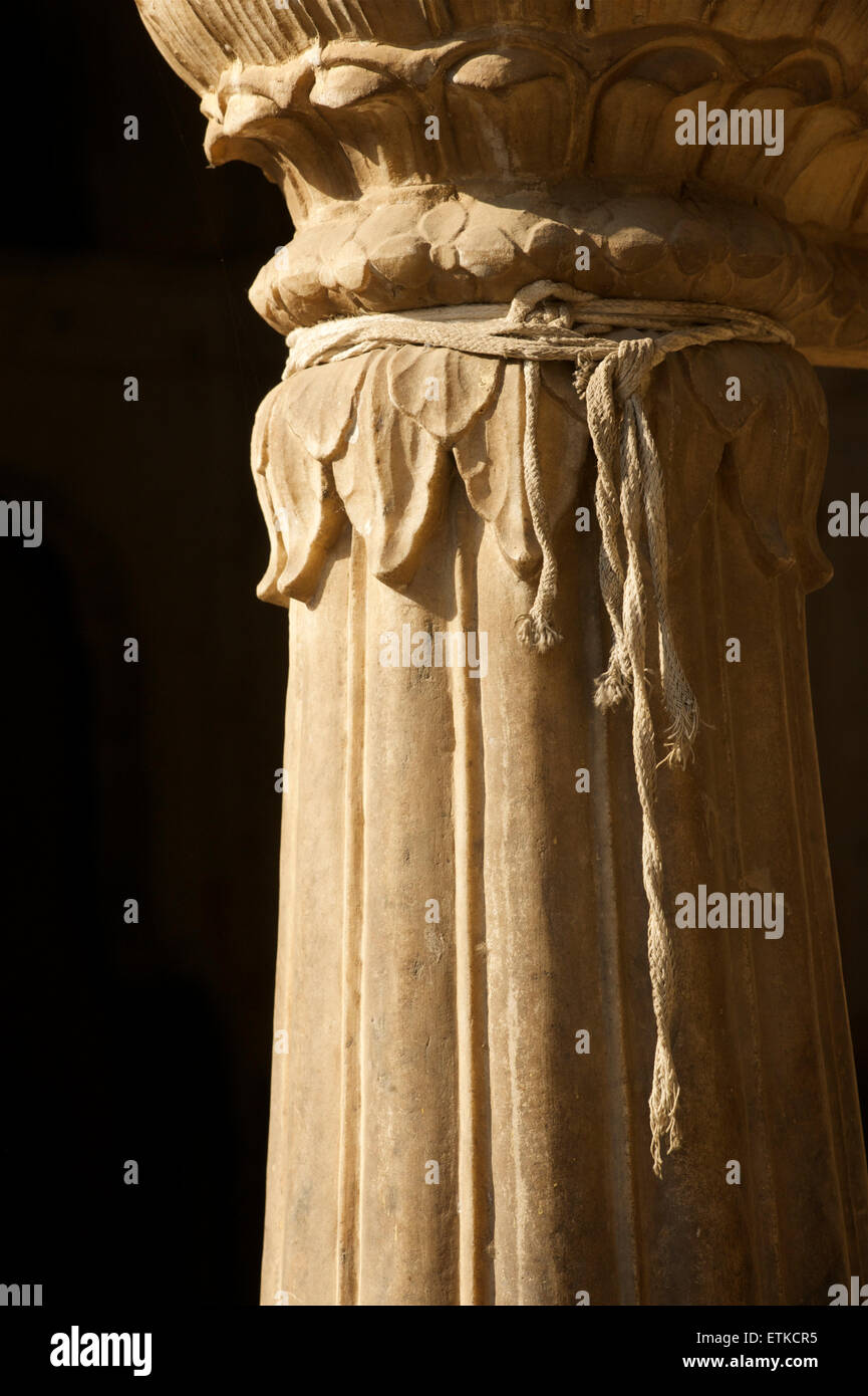 Ornate carved marble column. Jaipur, Rajasthan, India Stock Photo - Alamy