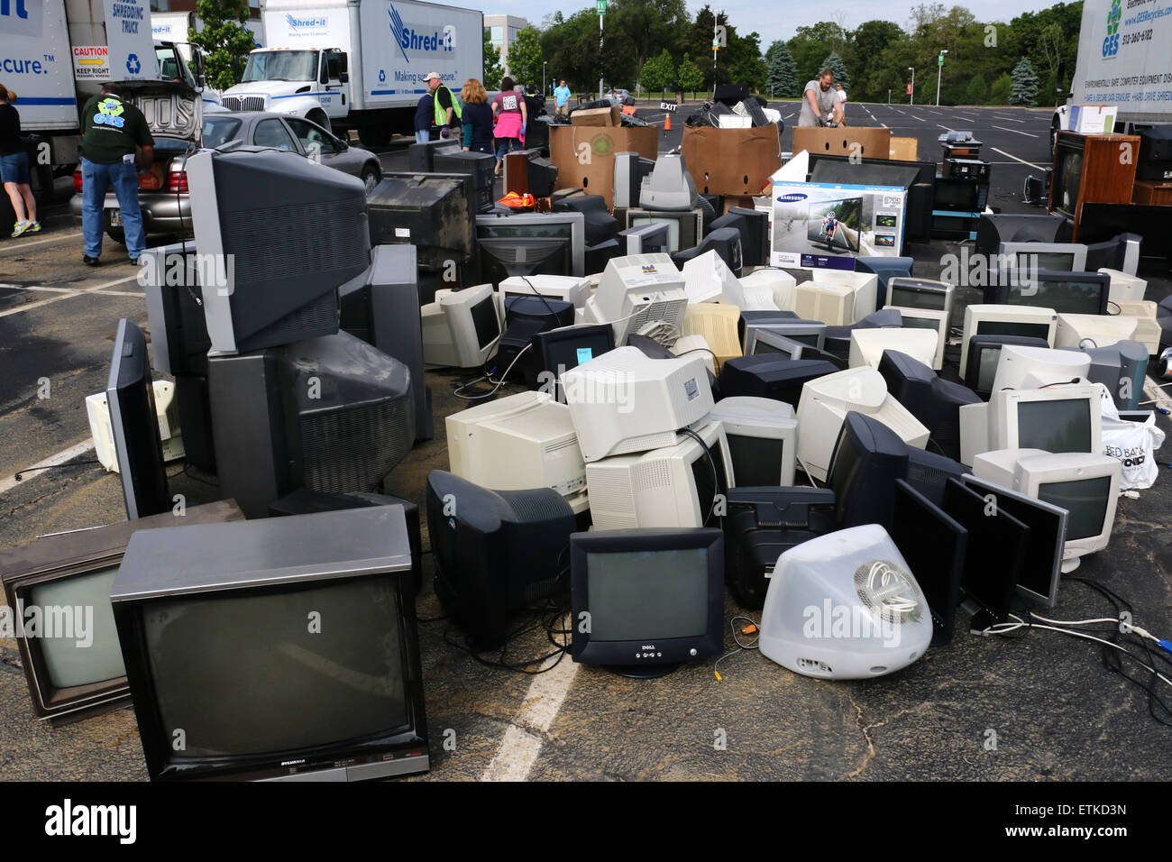Old outdated electronics recycling Ohio monitor printer laptop computer ...