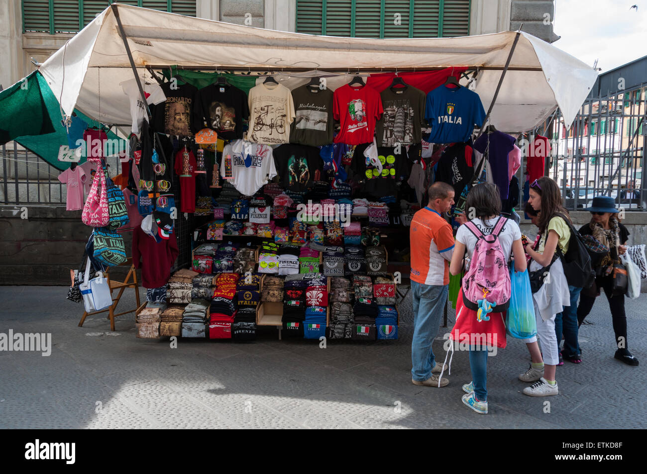 Souvenirs in market in florence hi-res stock photography and images - Alamy
