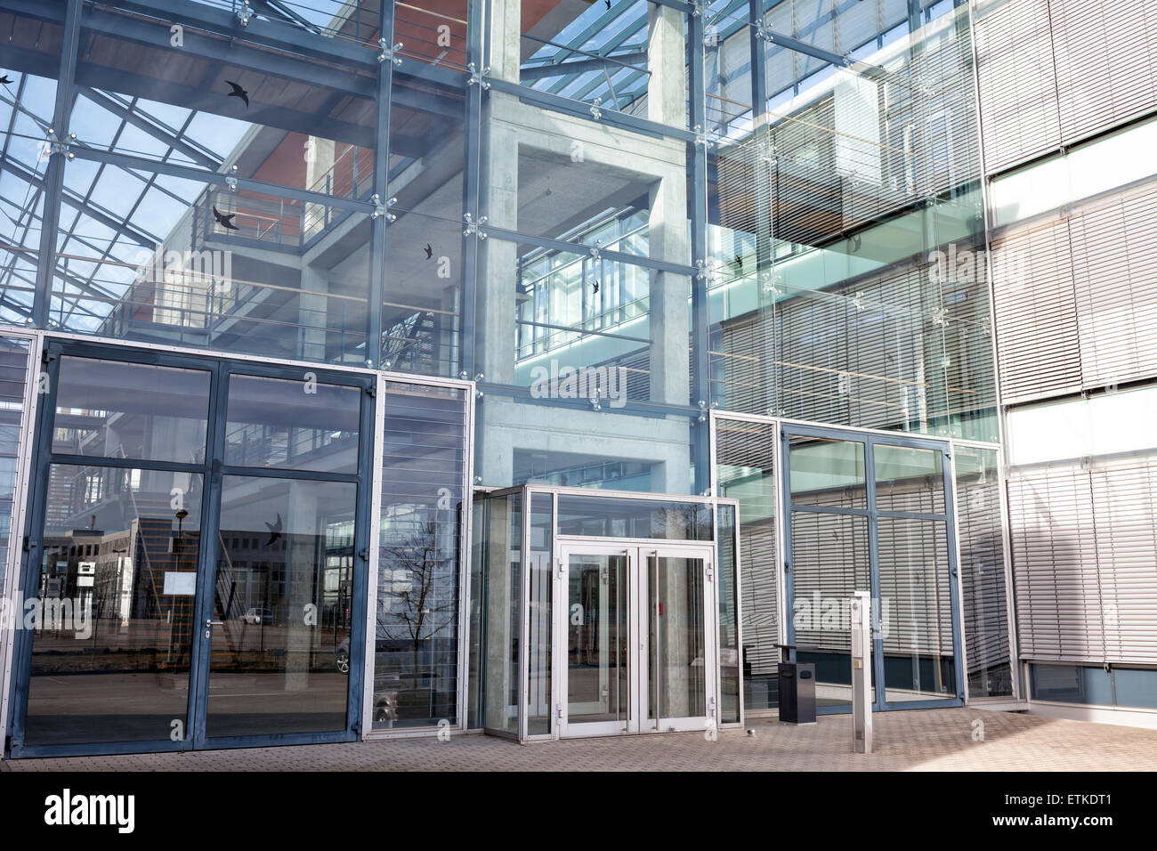 Executive office building exterior hi-res stock photography and images ...