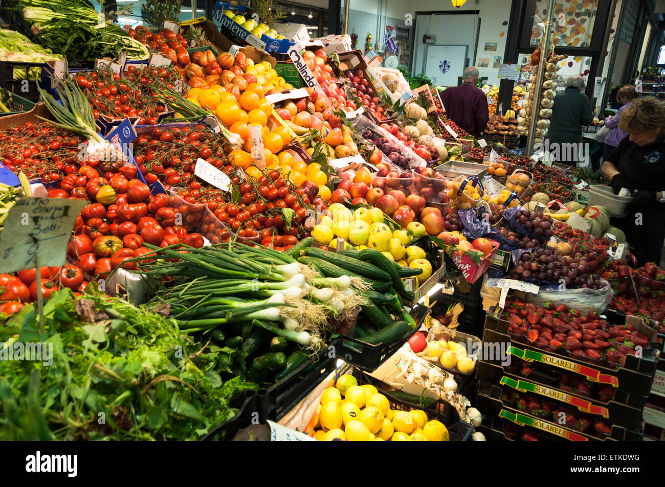 Florence market fruit vegatable hi-res stock photography and images - Alamy