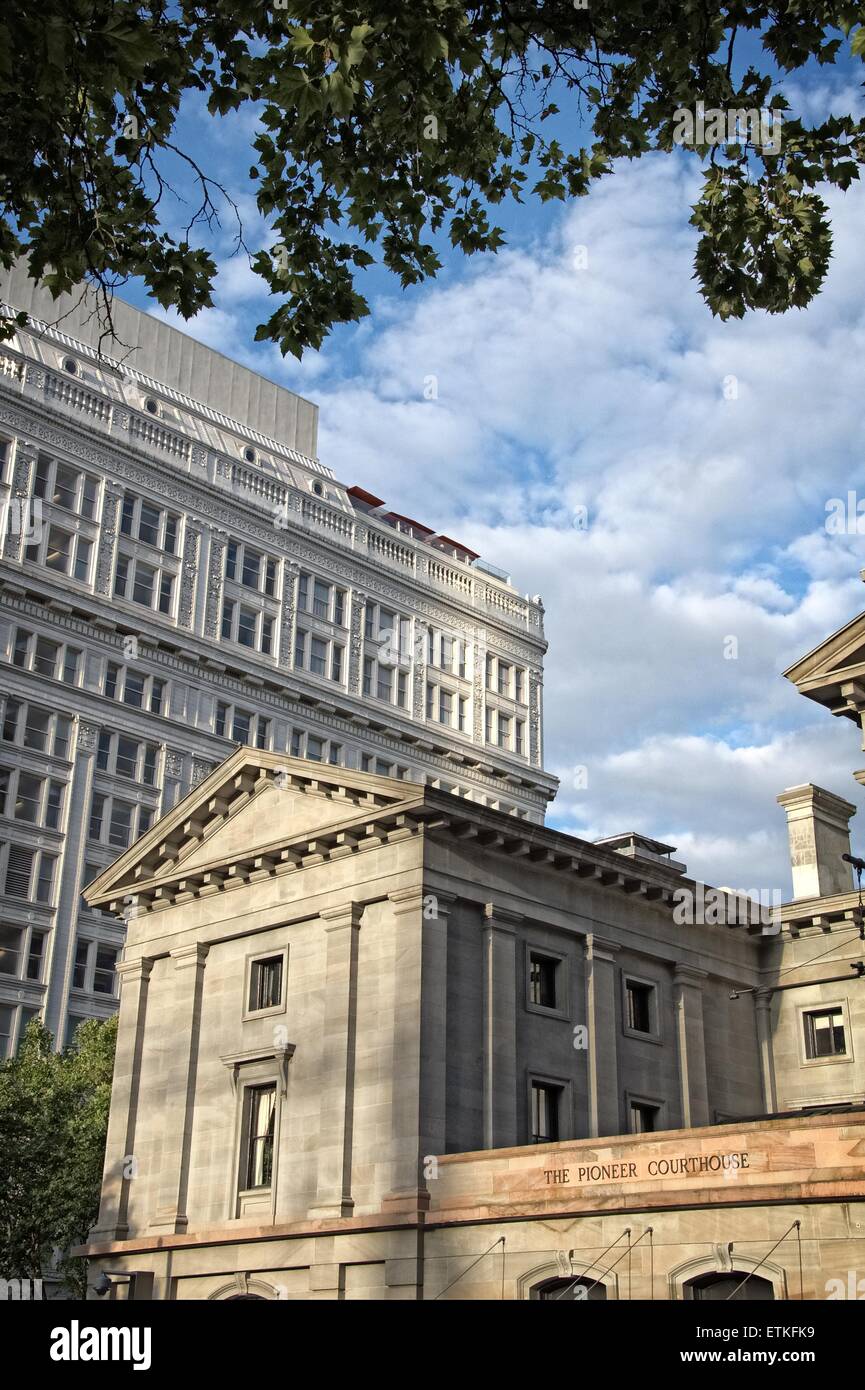 Portland Oregon courthouse and street scene Stock Photo - Alamy