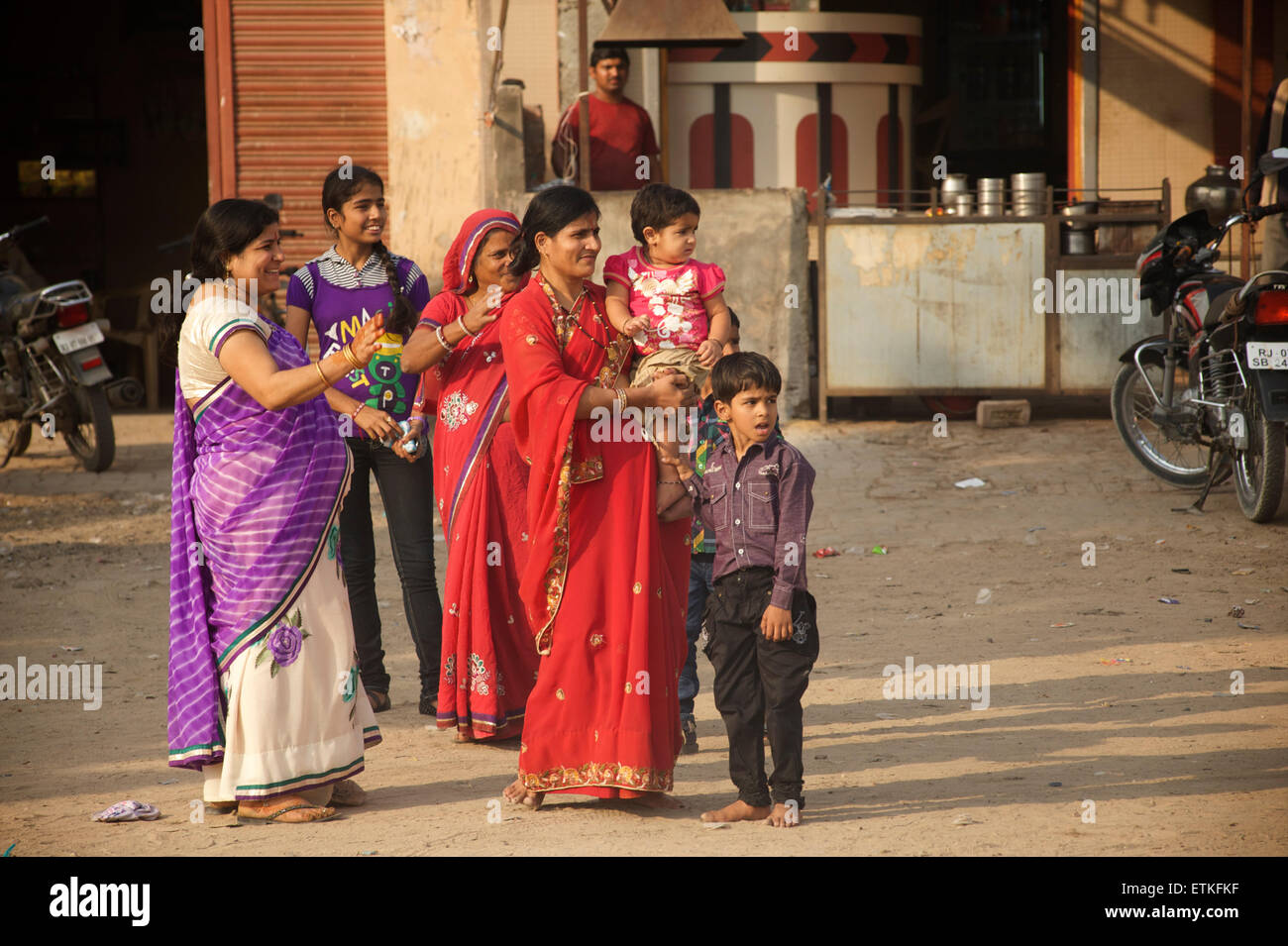 Indian street family hi-res stock photography and images - Alamy