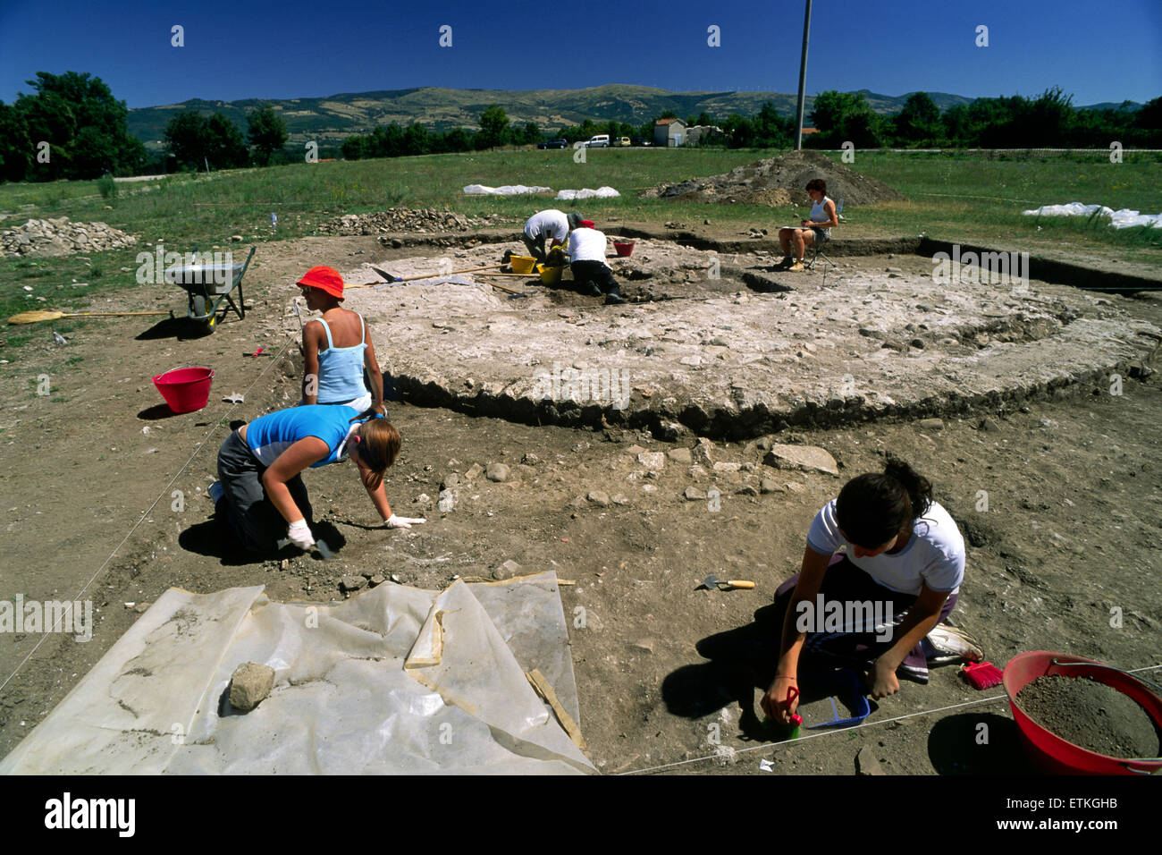 Archaeologist dig hi-res stock photography and images - Alamy