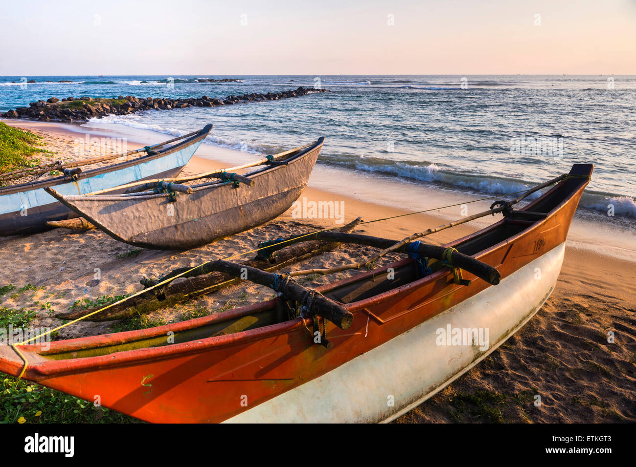 Traditional Sri Lanka fishing boat, Mirissa Beach, South Coast of Sri ...