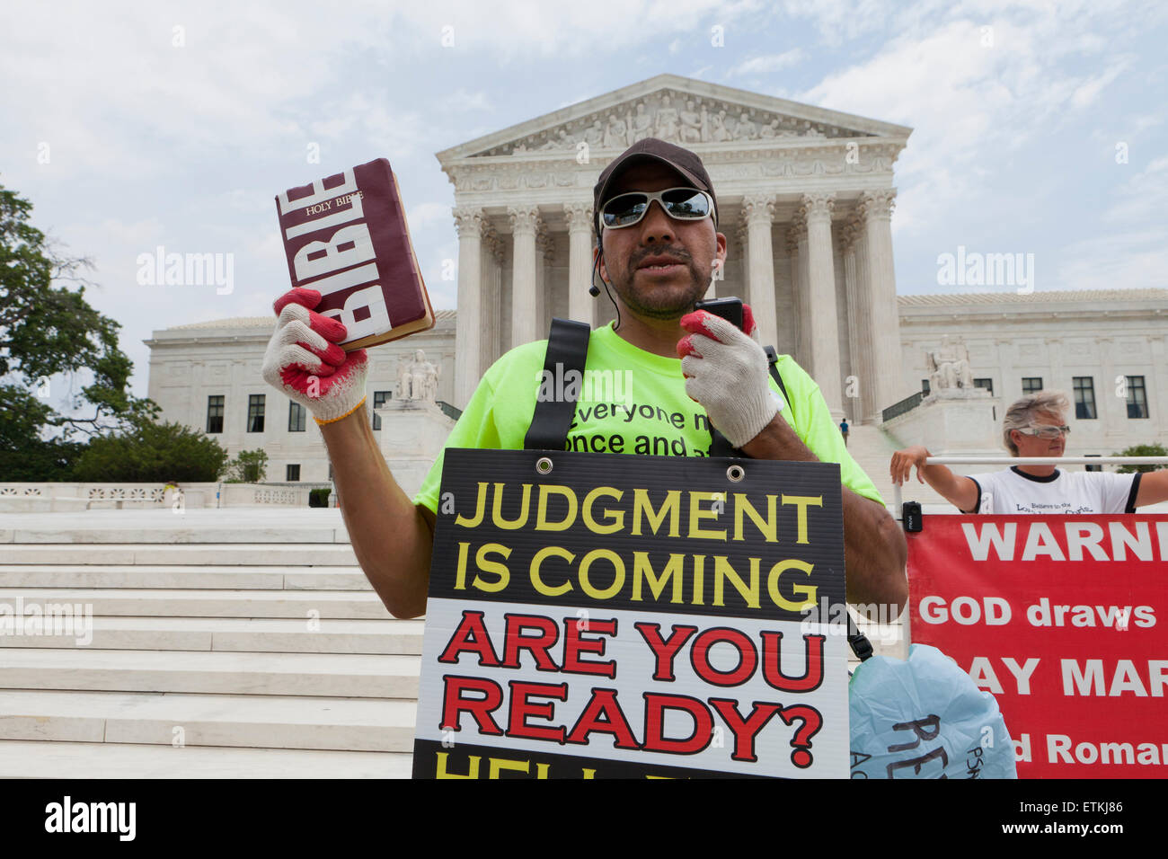 Christian street preacher proselytizing in front of the Supreme Court ...