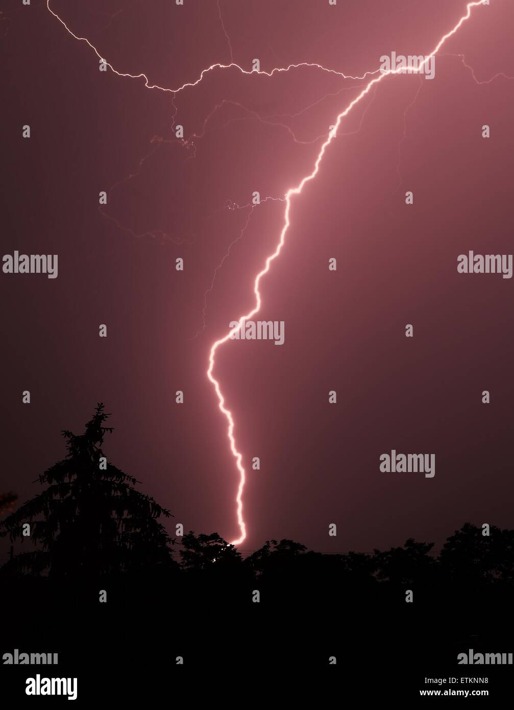 Big lightning strike hi-res stock photography and images - Alamy