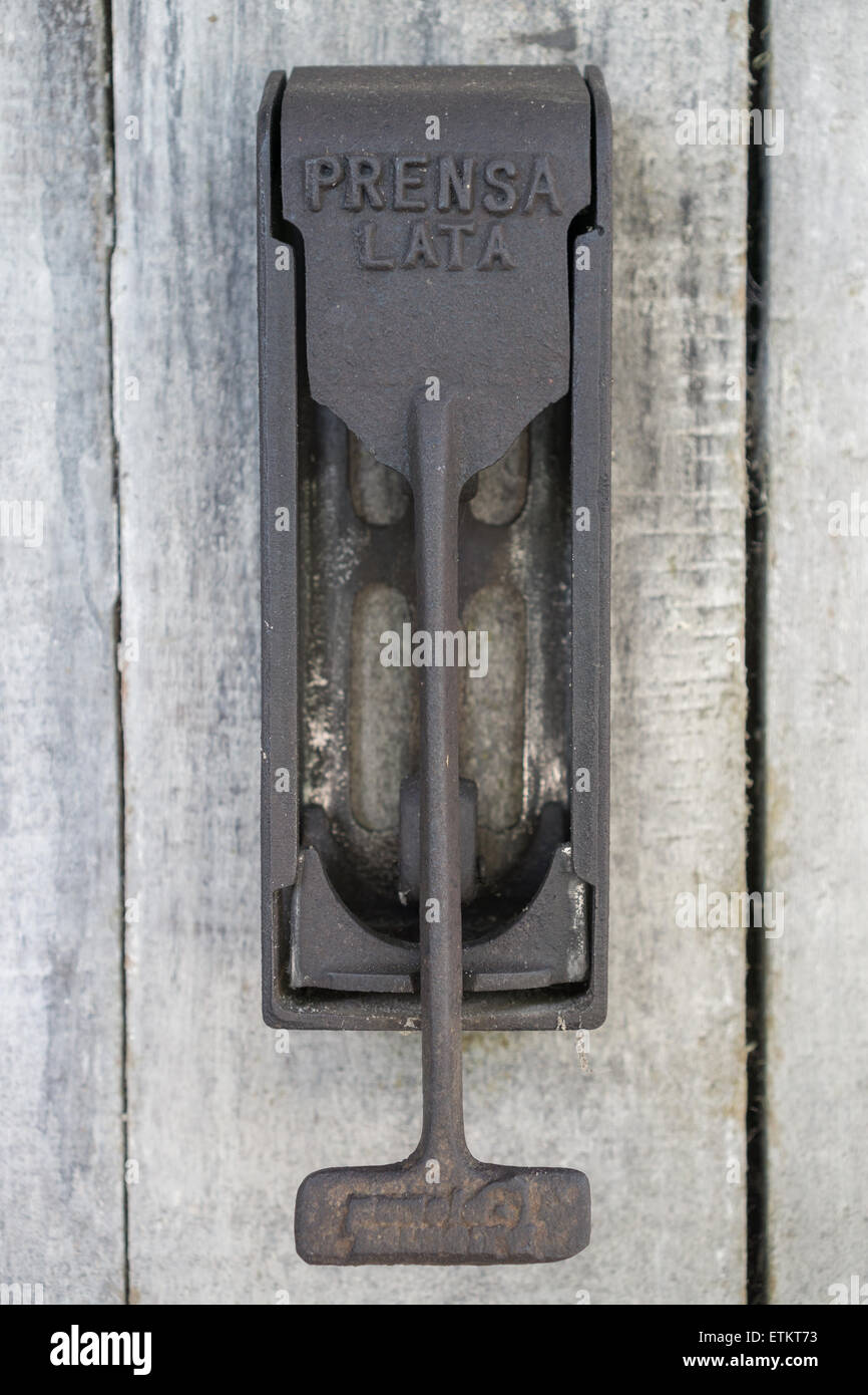 Vintage can press machine Stock Photo - Alamy