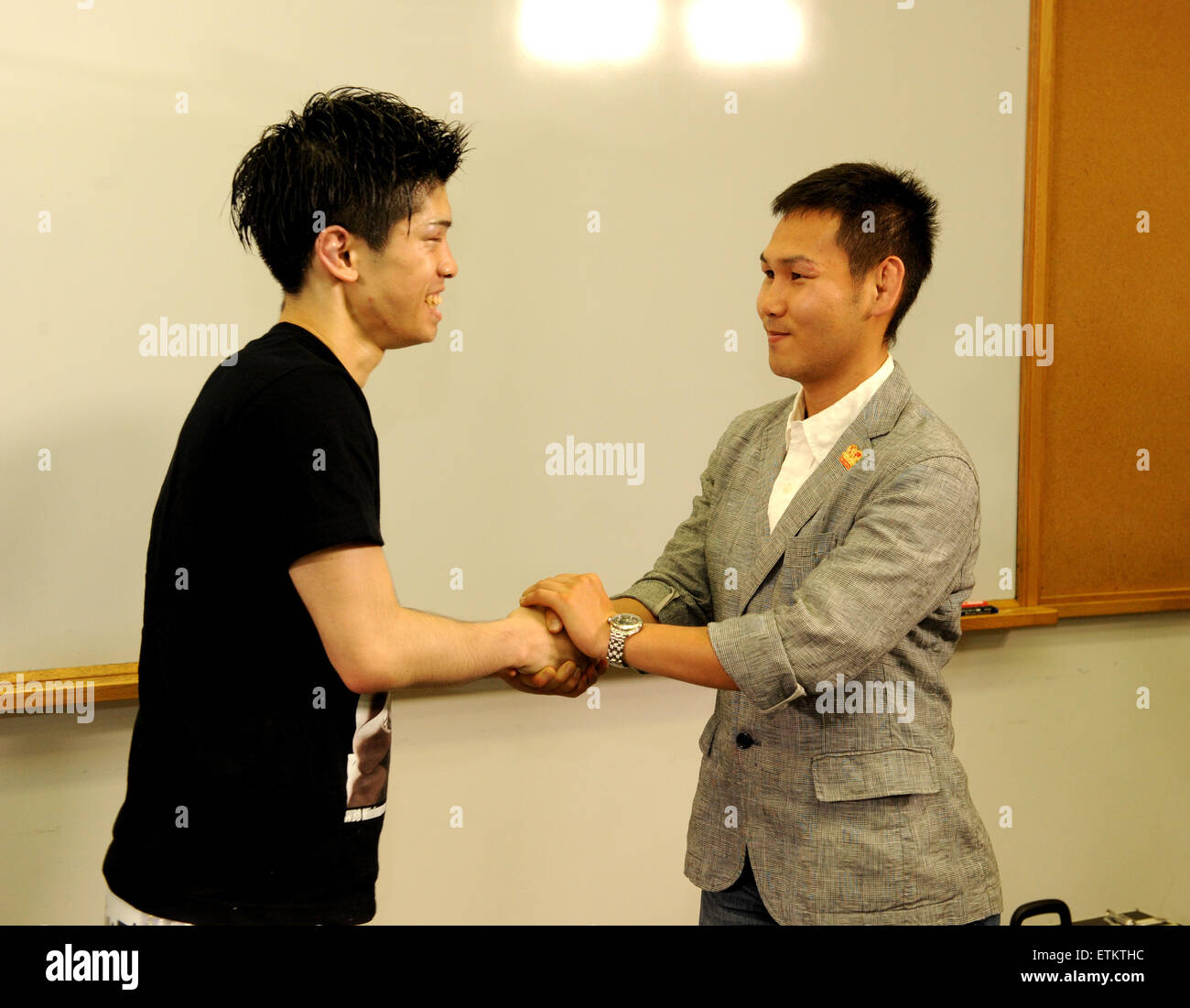 (L-R) Kosei Tanaka (JPN), Katsunari Takayama, MAY 30, 2015 - Boxing ...
