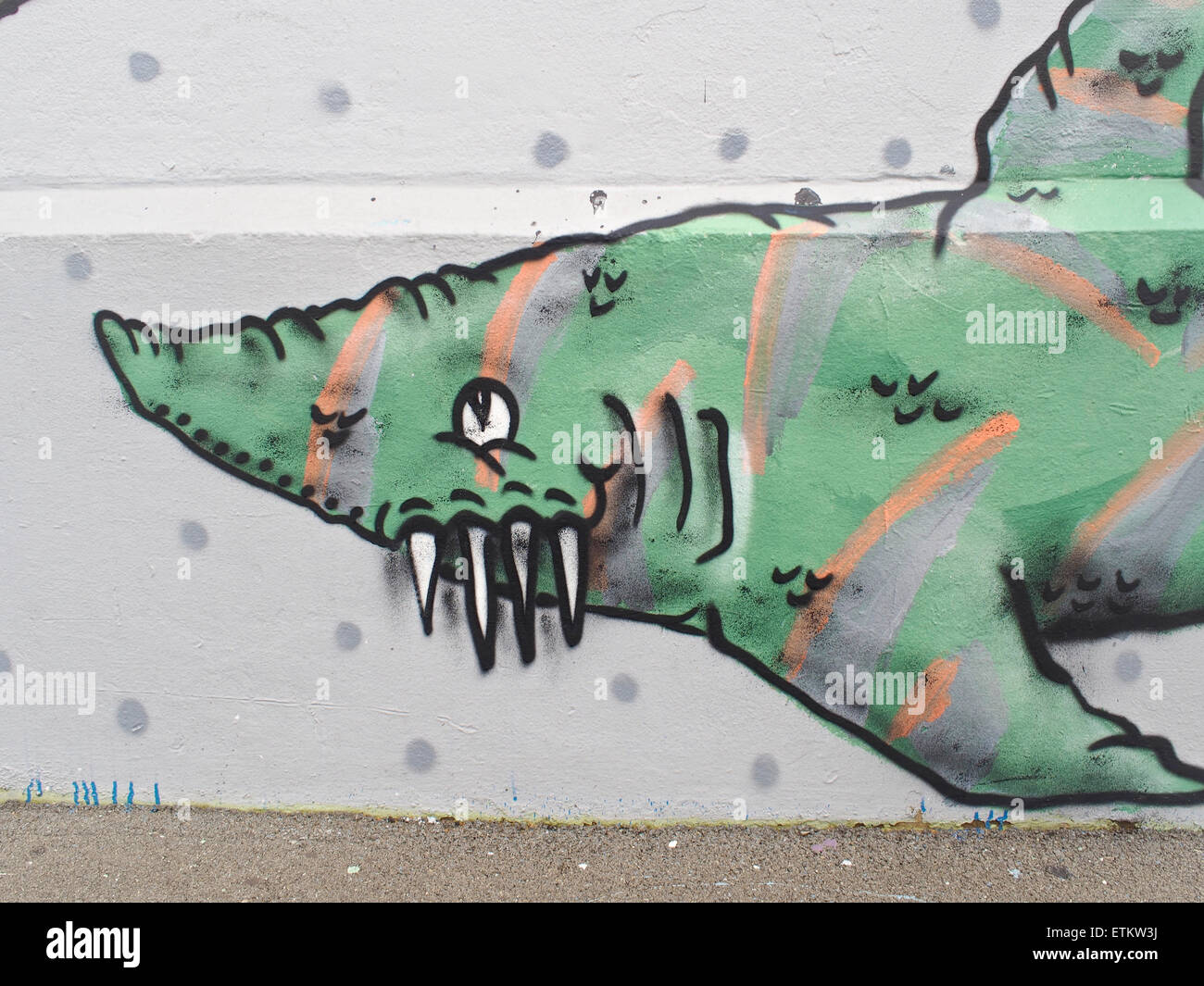 Graffiti shark hi-res stock photography and images - Alamy
