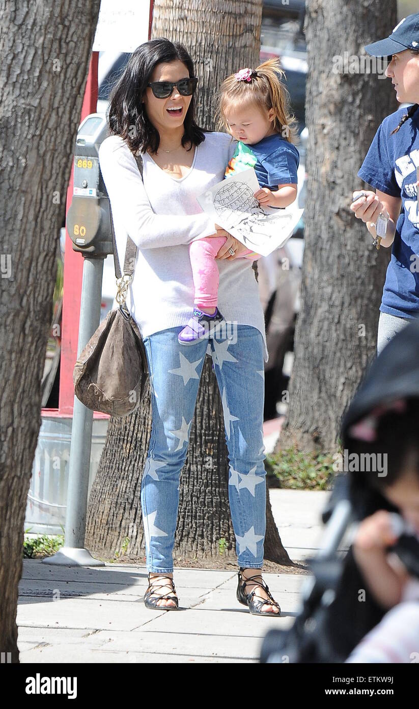 Jenna Dewan holding a Maxwell Dog bag out and about in Studio City ...