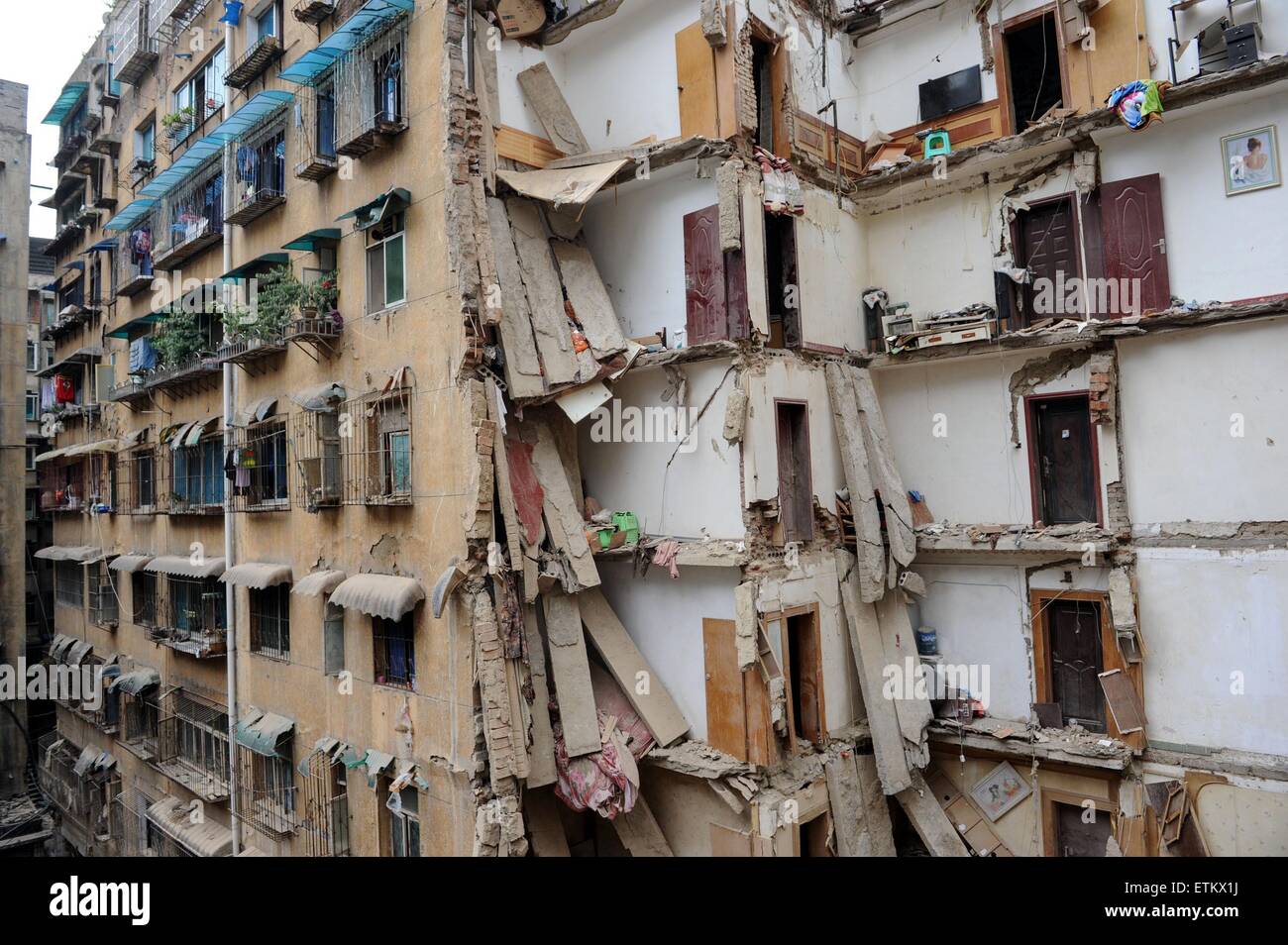 15 story building hi-res stock photography and images - Alamy