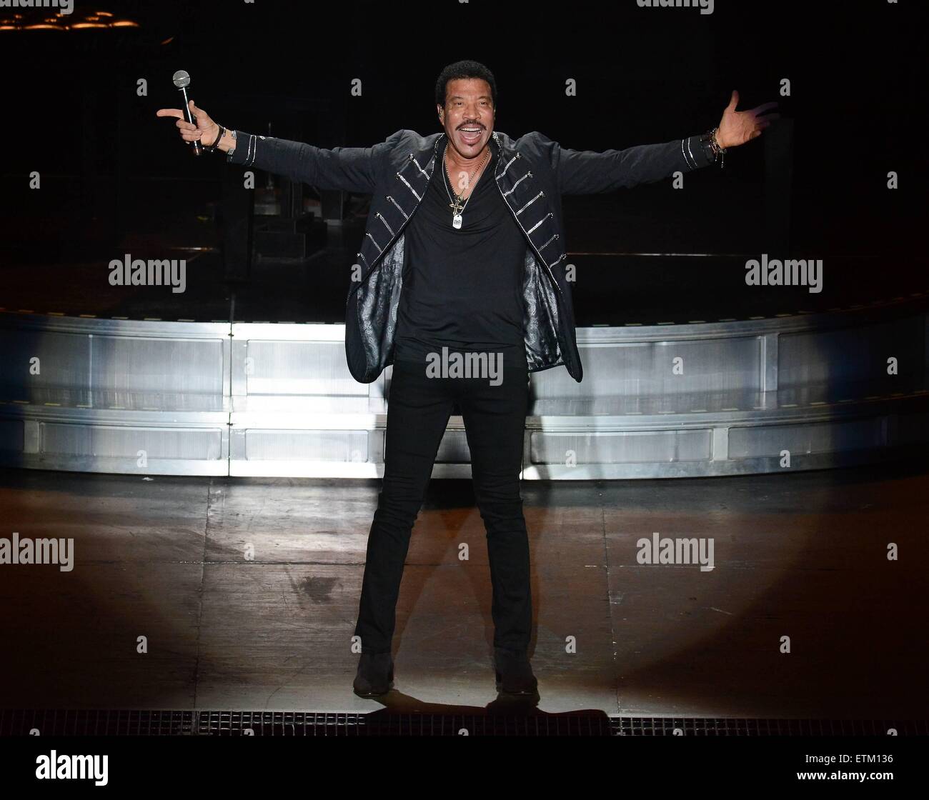 Lionel Richie performs at 3Arena, Dublin, Ireland - 11.03.15. Featuring ...