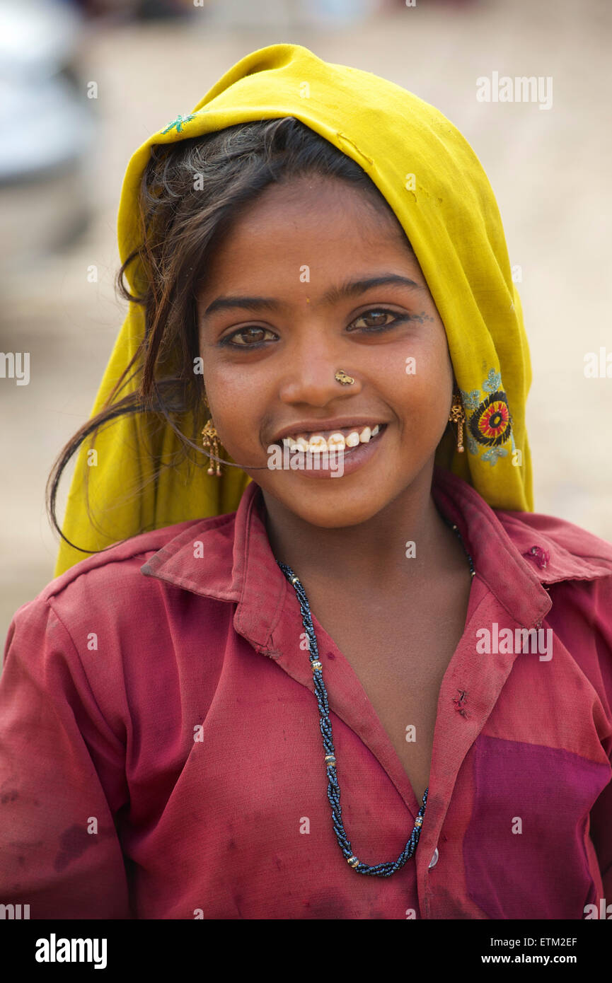 Portrait of Rajasthani girl in colourful clothing, Jaisalmer, Rajasthan ...