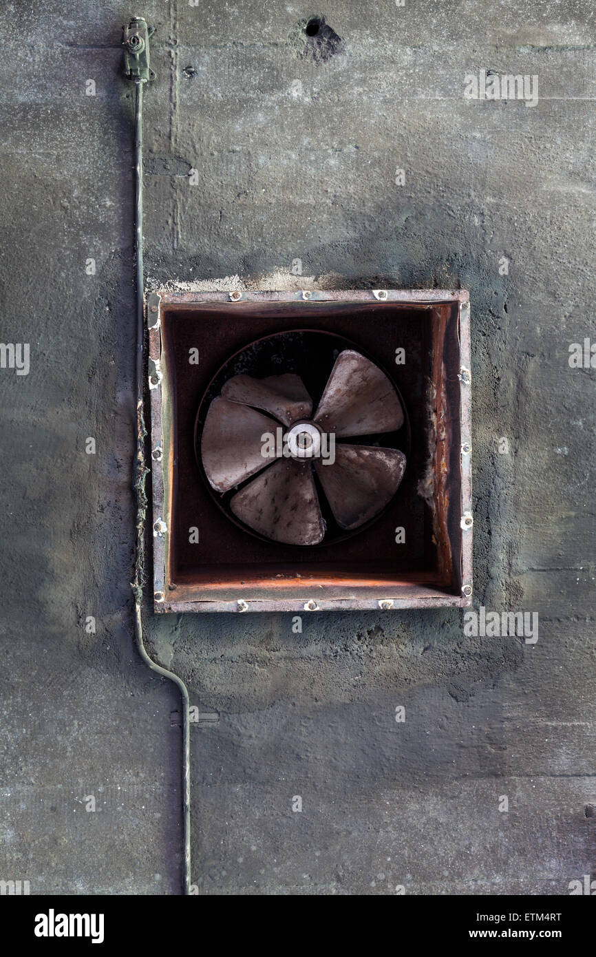 Dirty air conditioning unit hi-res stock photography and images - Alamy