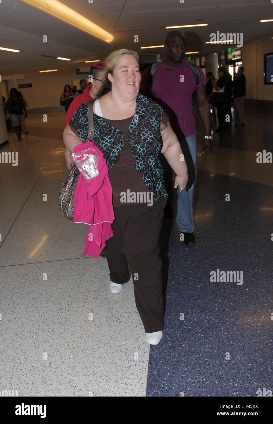 Honey Boo Boos Mama June Arrives At Los Angeles International