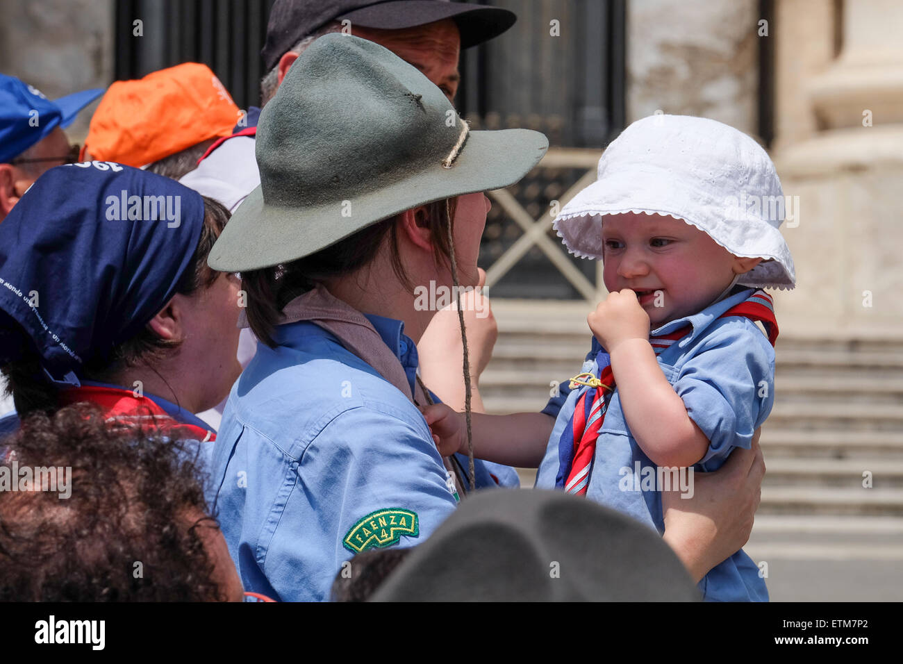 Guide scout hi-res stock photography and images - Alamy
