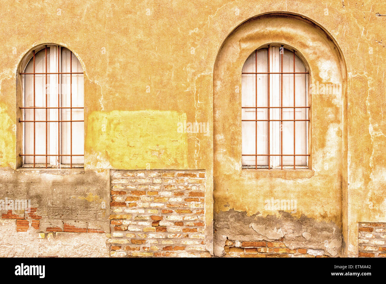 Grate on the windows hi-res stock photography and images - Alamy