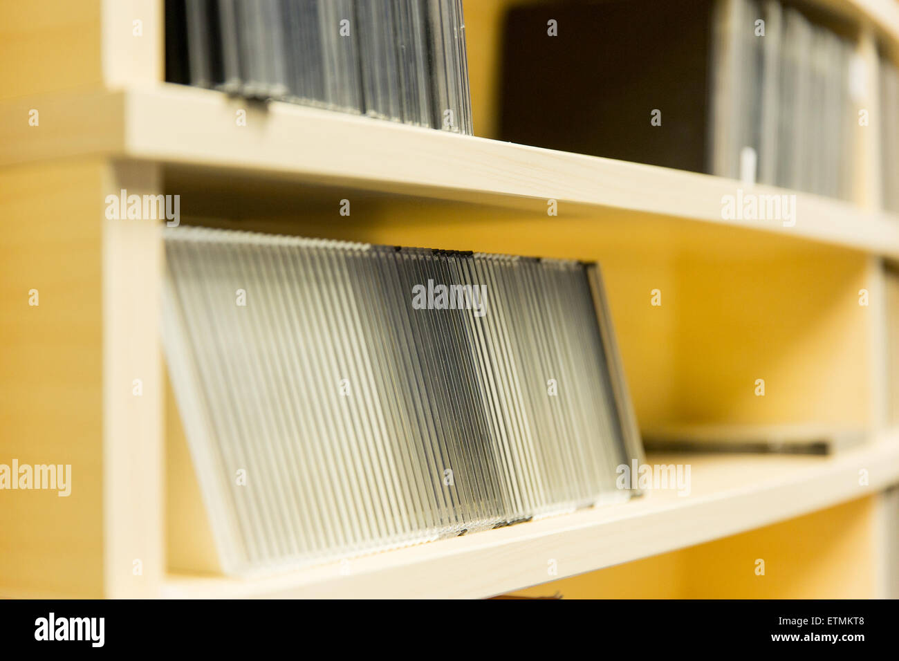 Archive storage shelving hi-res stock photography and images - Alamy