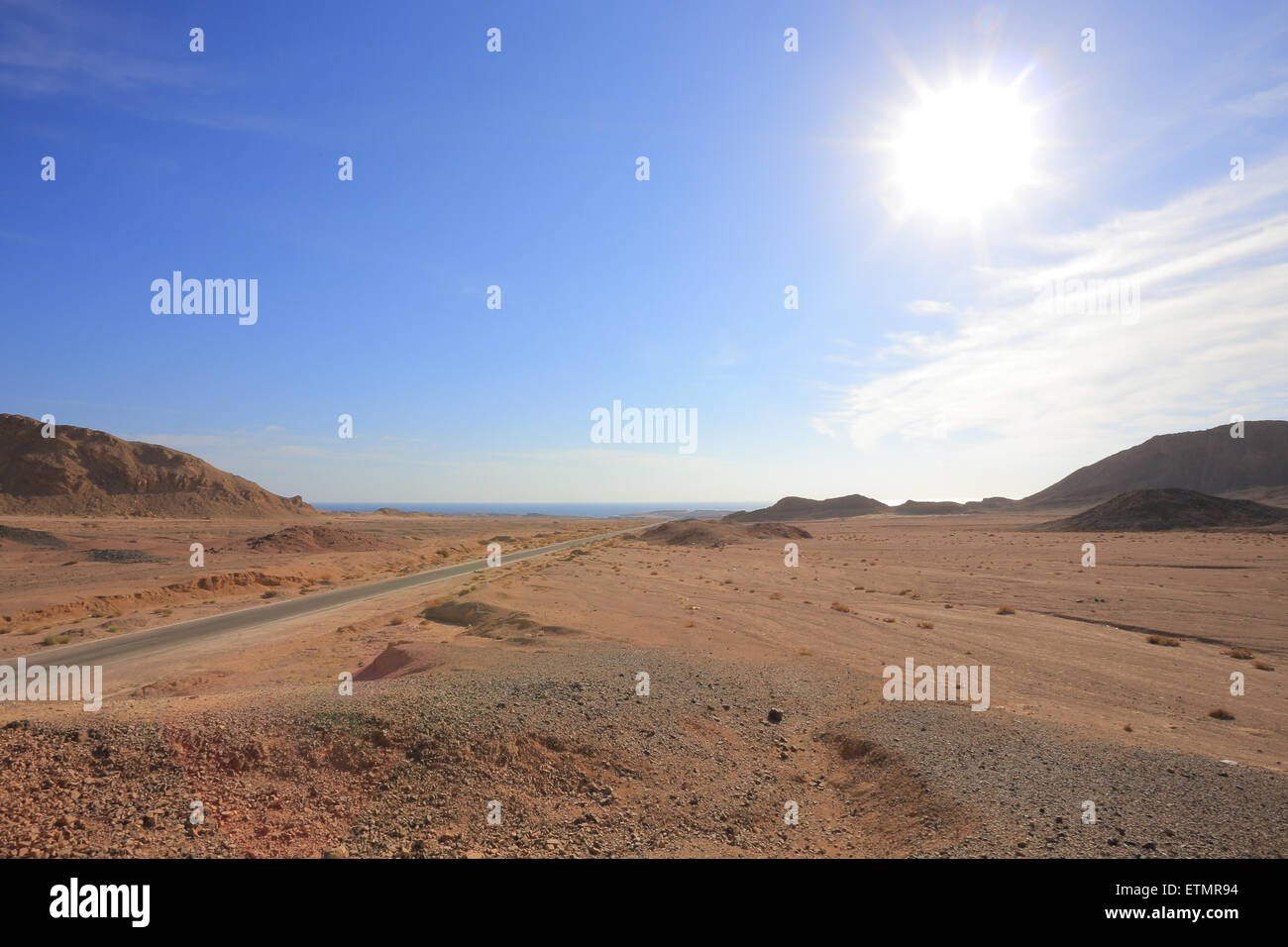 Road in the desert Stock Photo - Alamy