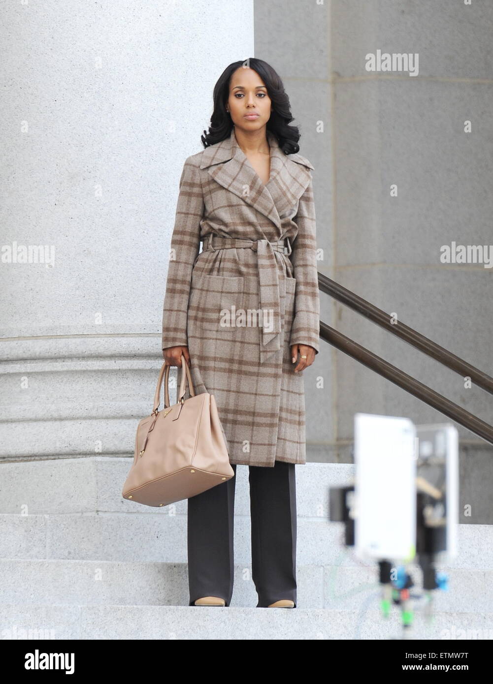 Actress Kerry Washington spotted on the set of 'Scandal' filming in ...