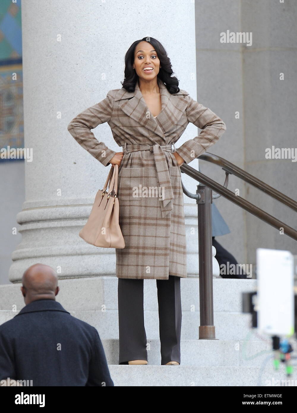 Actress Kerry Washington spotted on the set of 'Scandal' filming in ...