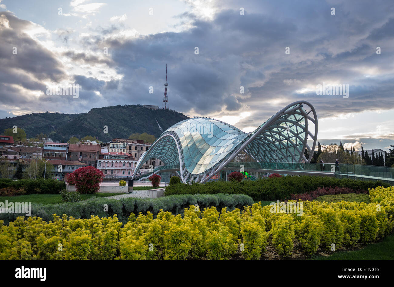 Bridge of Peace (mshvidobis khidi) over Kura River designed by Michele ...