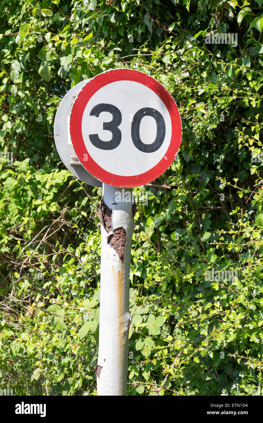 30 MPH speed limit sign Stock Photo - Alamy