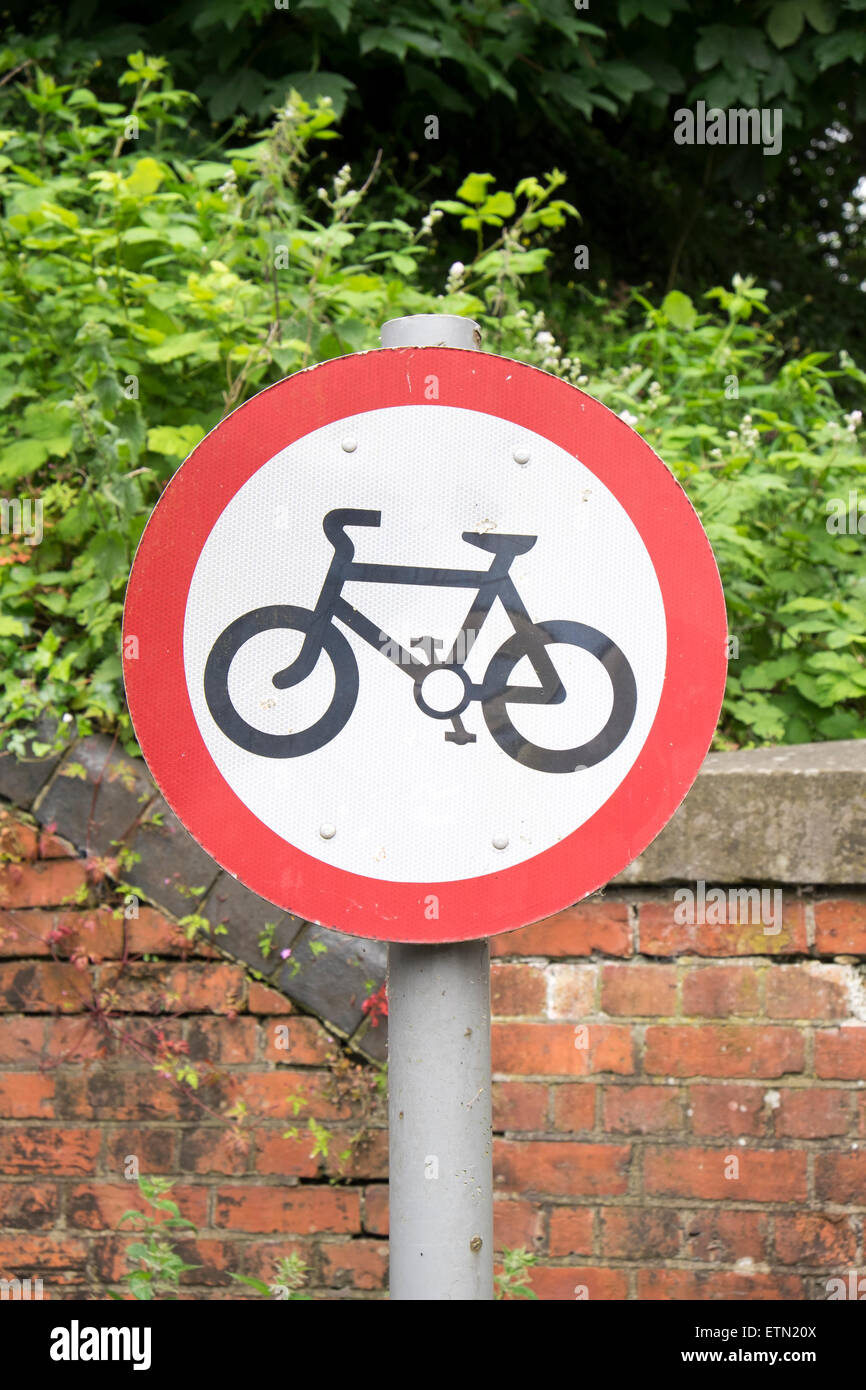 Red circle order sign hi-res stock photography and images - Alamy