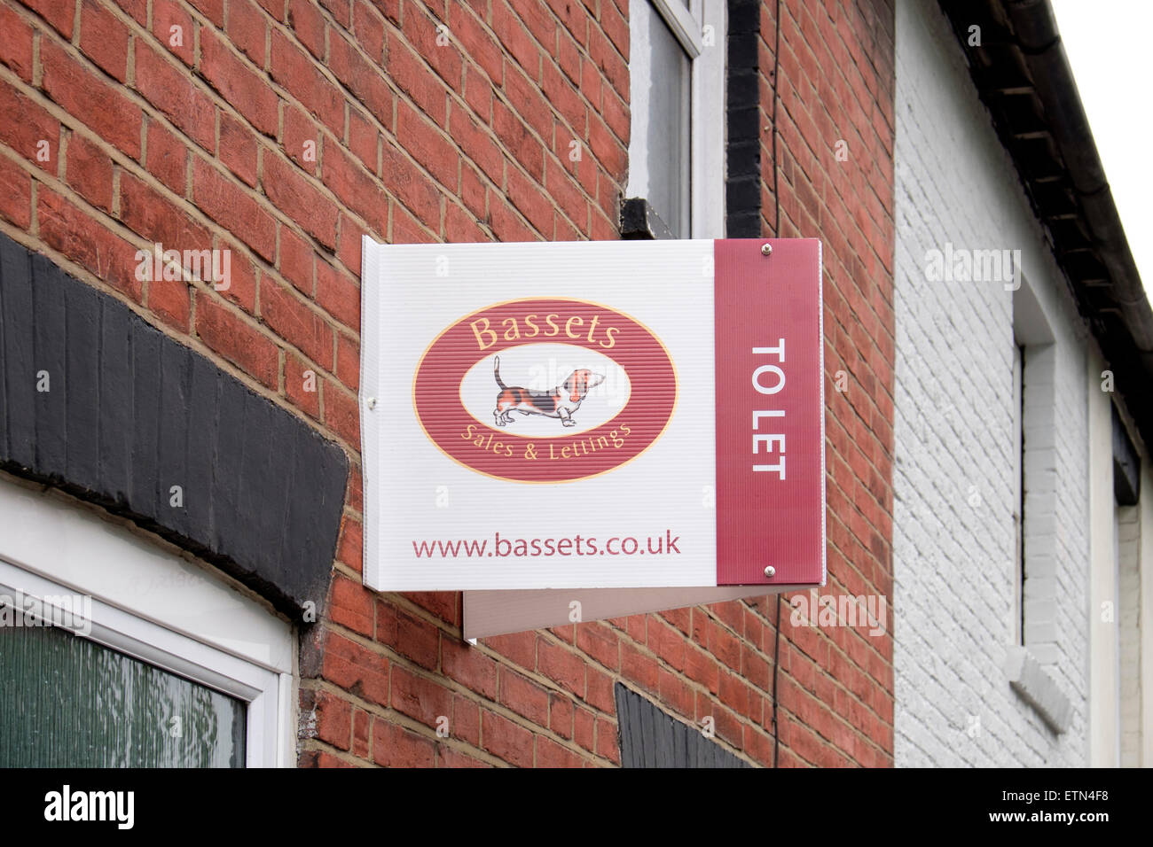 House to let board hi-res stock photography and images - Alamy