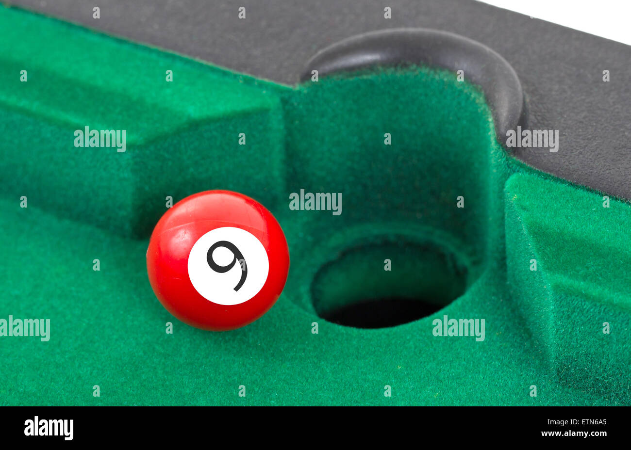 Red snooker ball is going to fall - number 9 Stock Photo - Alamy