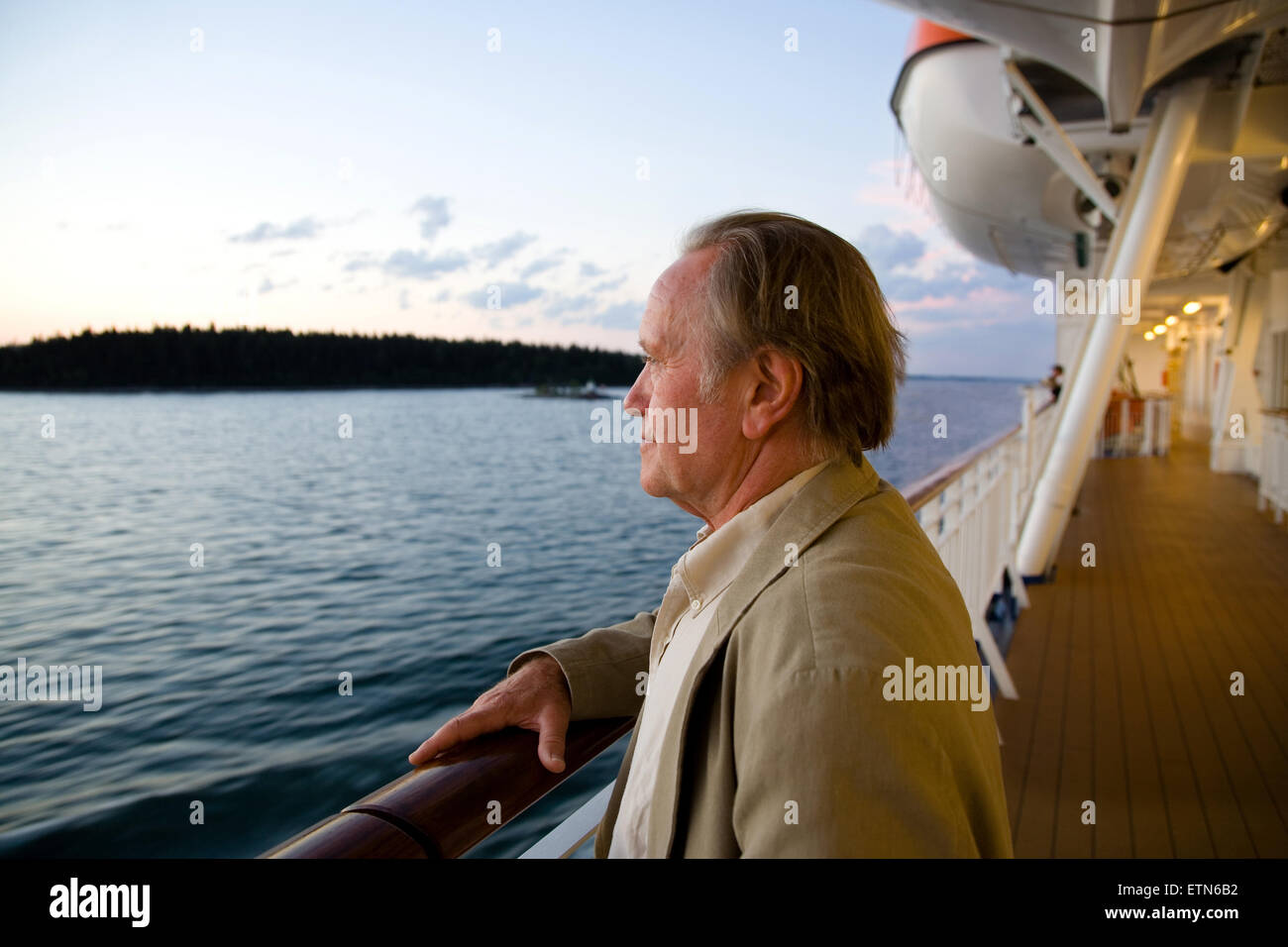 Man on sailing ship hi-res stock photography and images - Alamy