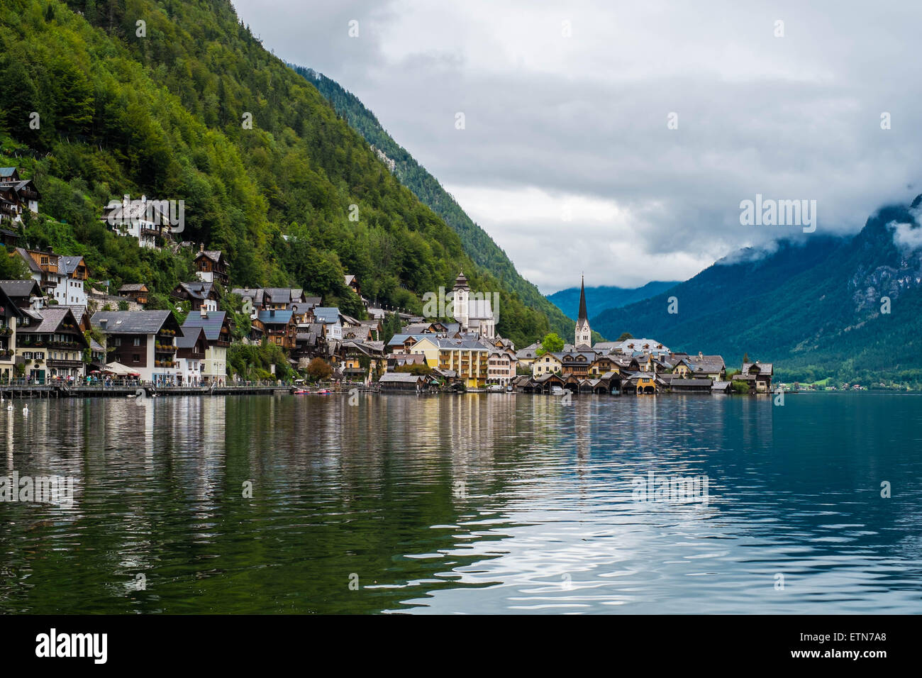 Hallstatt and hallstattersee lake hi-res stock photography and images ...