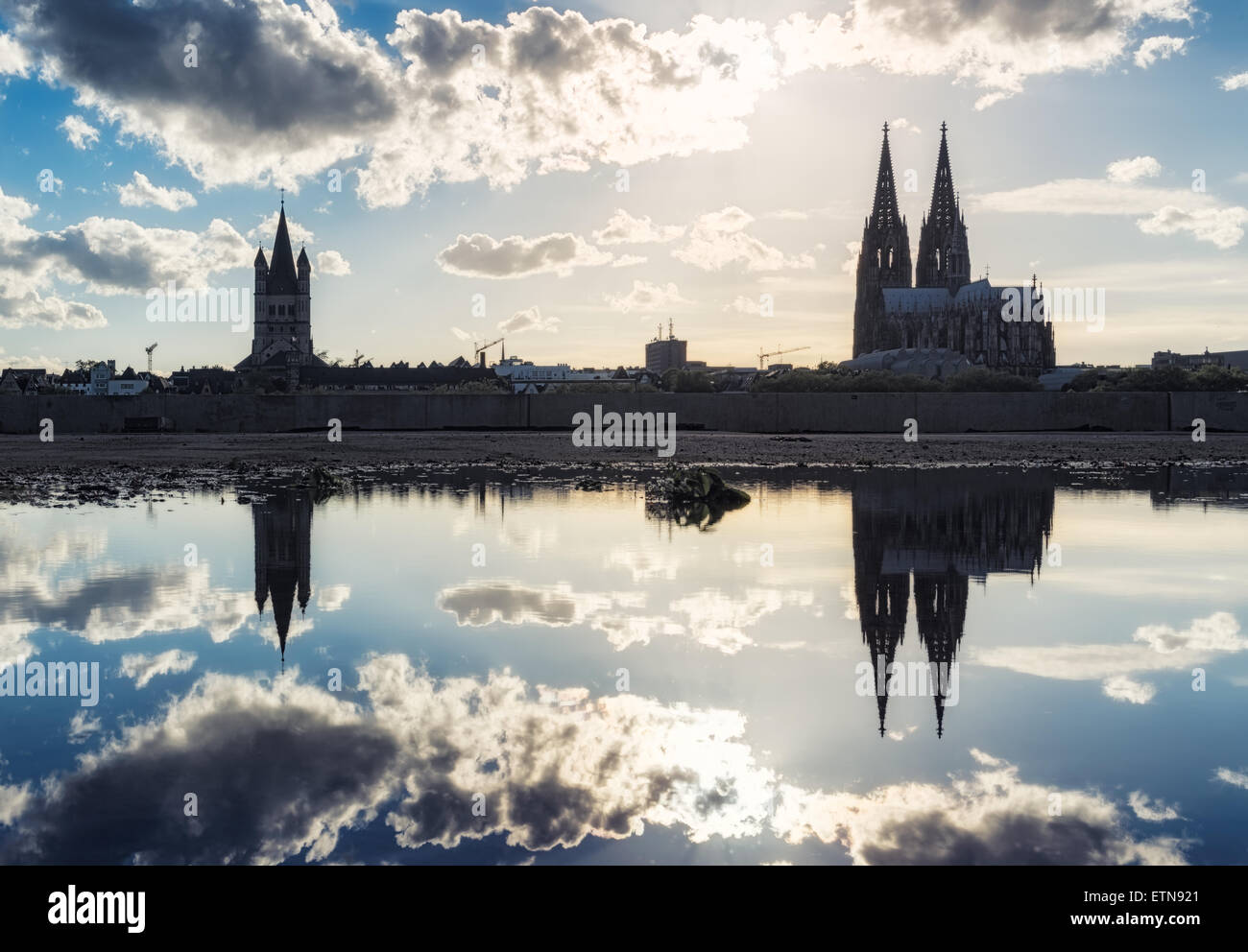 Skyline cologne germany river rhine hi-res stock photography and images ...