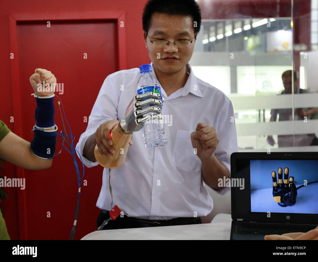 Arm robot bottle hi-res stock photography and images - Alamy