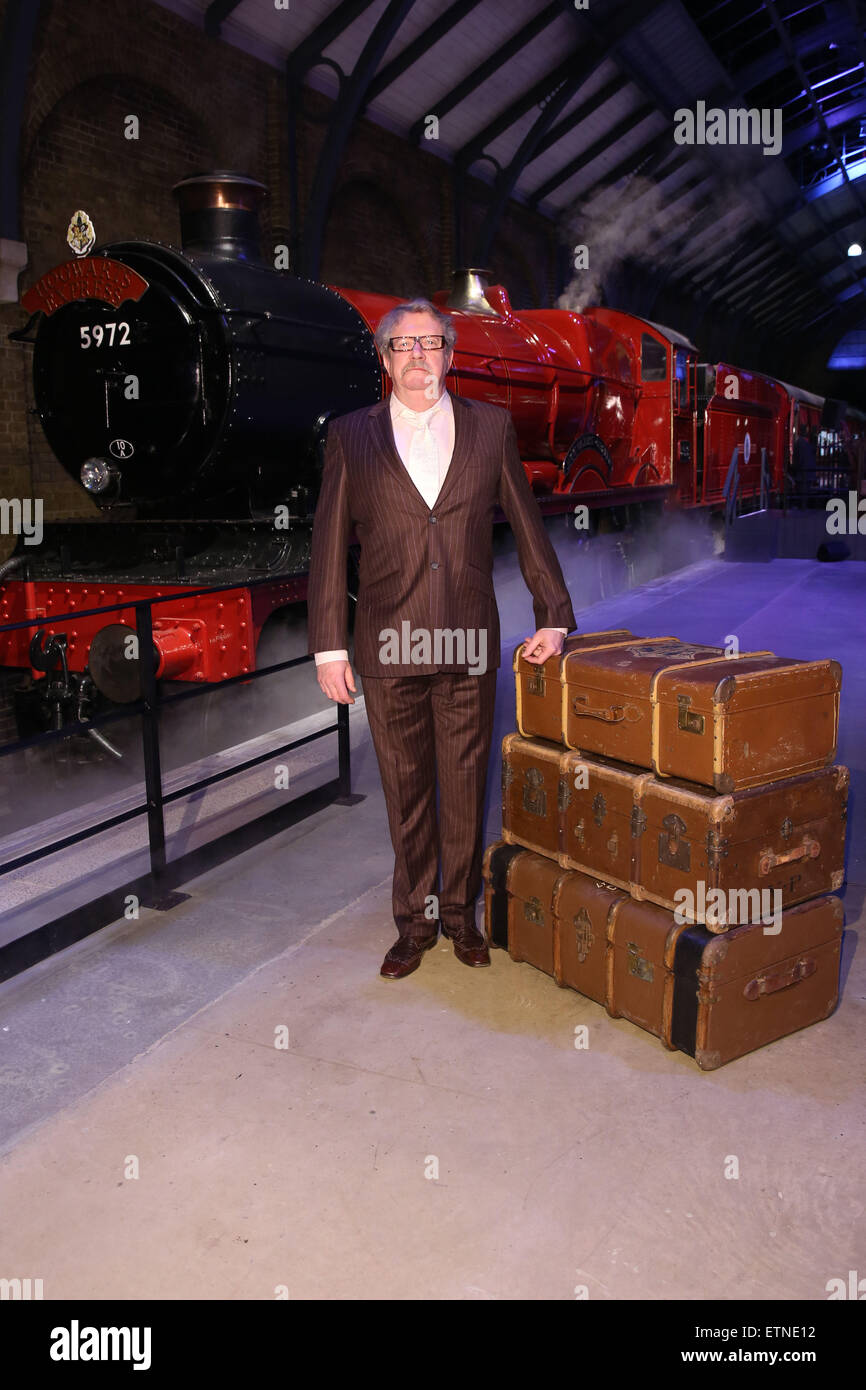 Harry Potter Studio Tour launches Hogwarts Express and Platform 9 3/4 ...