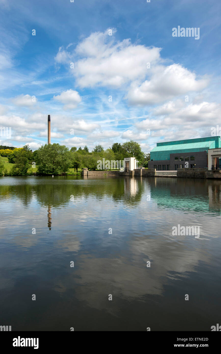 Reflections in the boating lake at Highfields University Park in ...