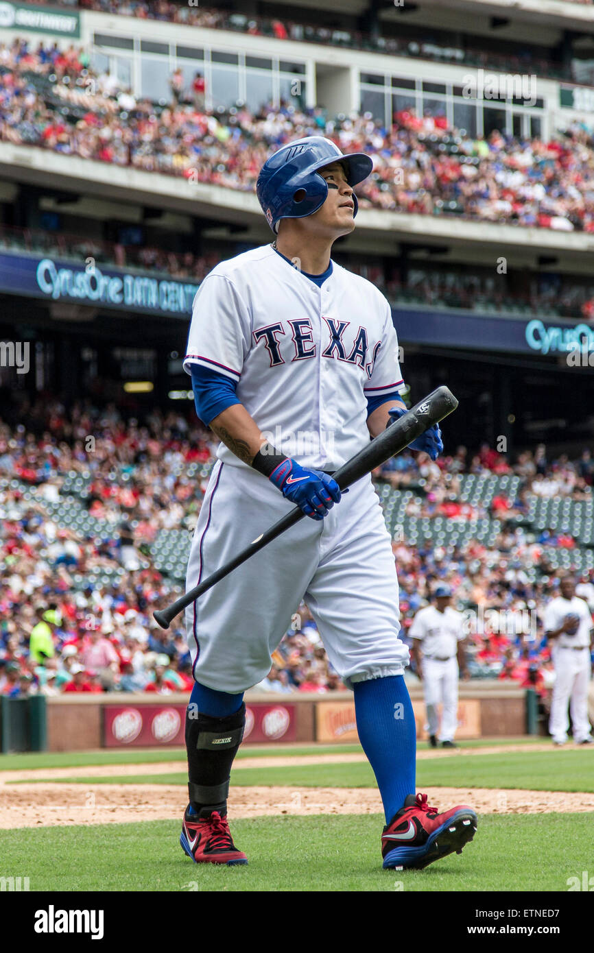 Arlington, TX, USA. 14th June, 2015. Texas Rangers right fielder Shin ...