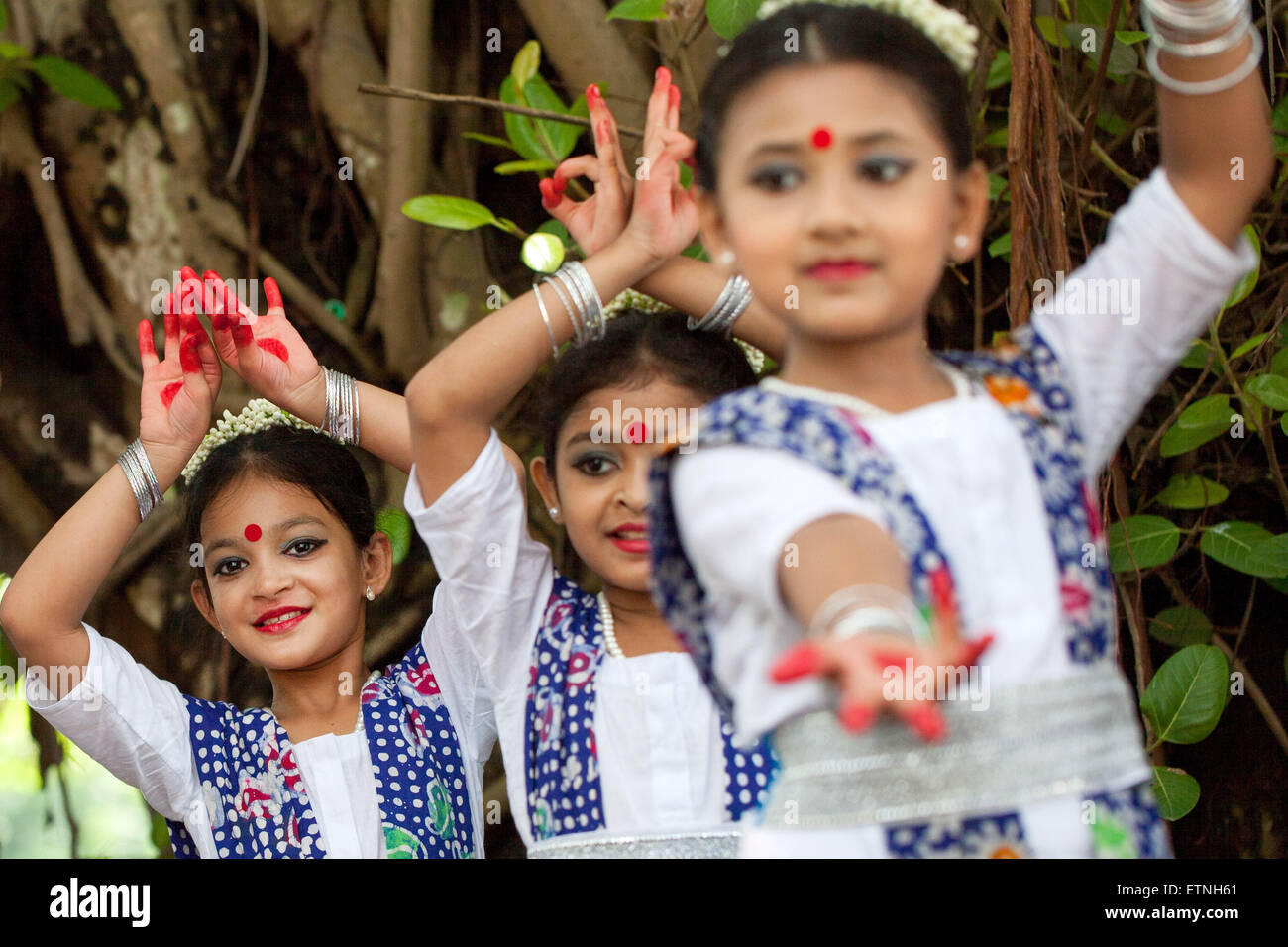 Dhaka, Bangladesh. 15th June, 2015. Bengali people celebrate Borsha ...