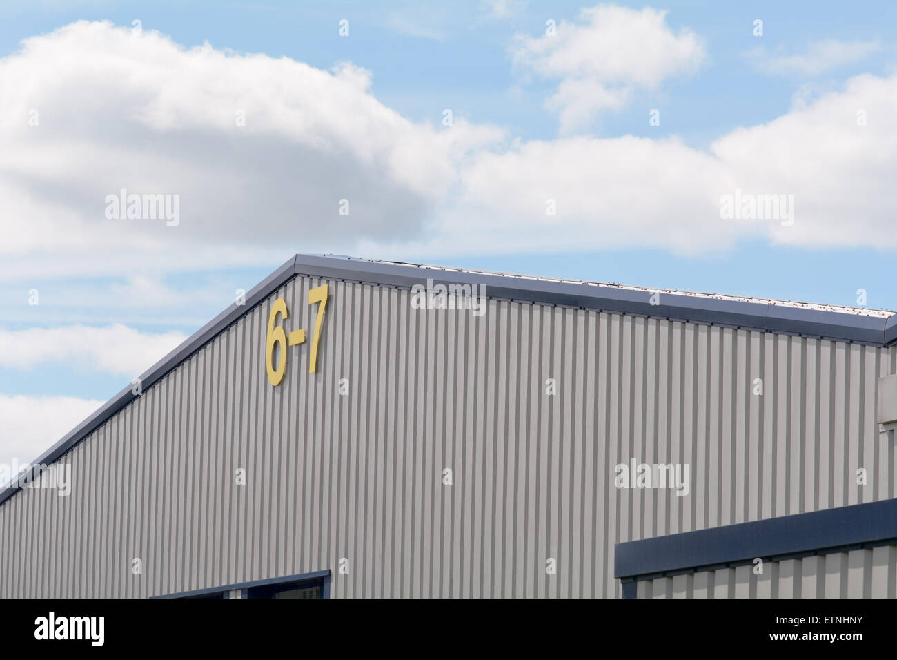 Industrial units sign hi-res stock photography and images - Alamy