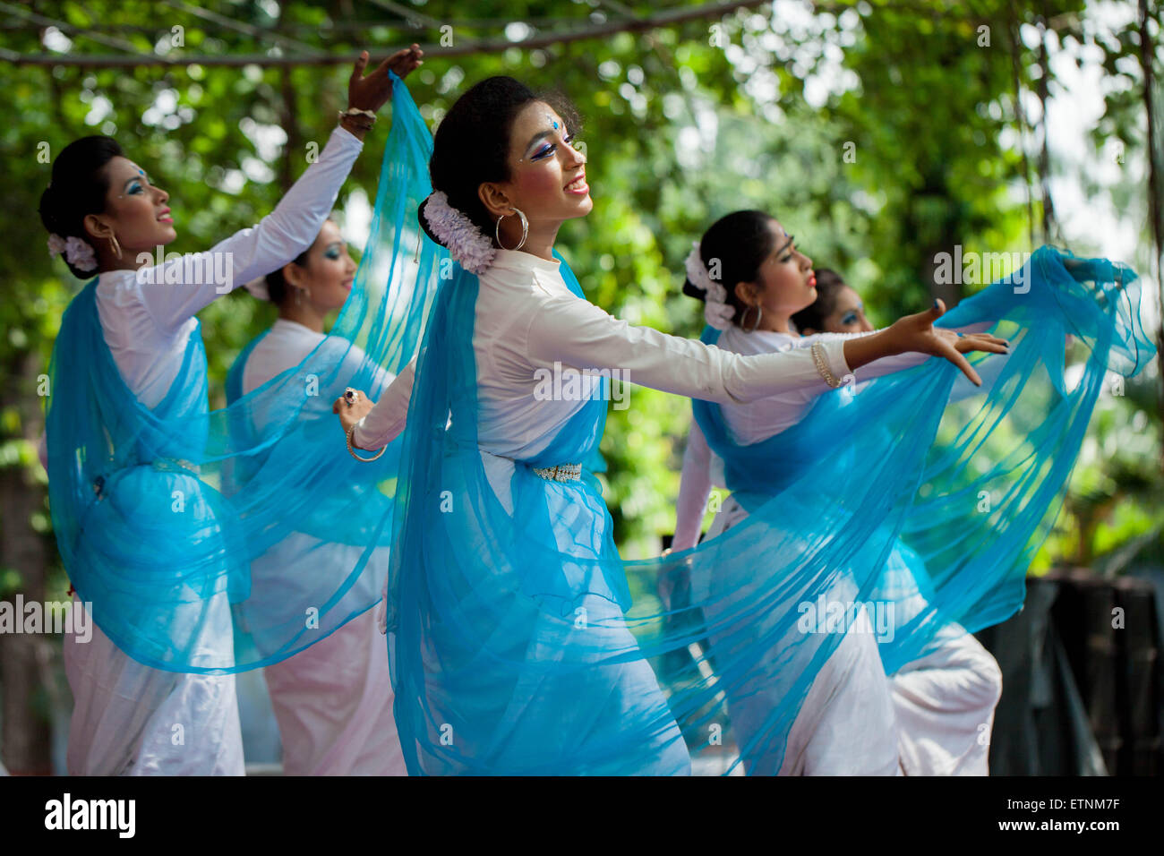 Dhaka, Bangladesh. 15th June, 2015. Bengali people celebrate Borsha ...