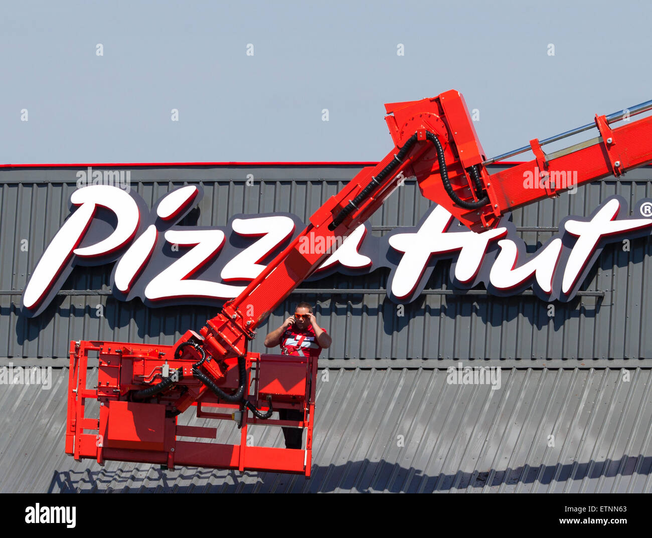 Multi million pound redevelopment of Pizza Hut franchises throughout ...