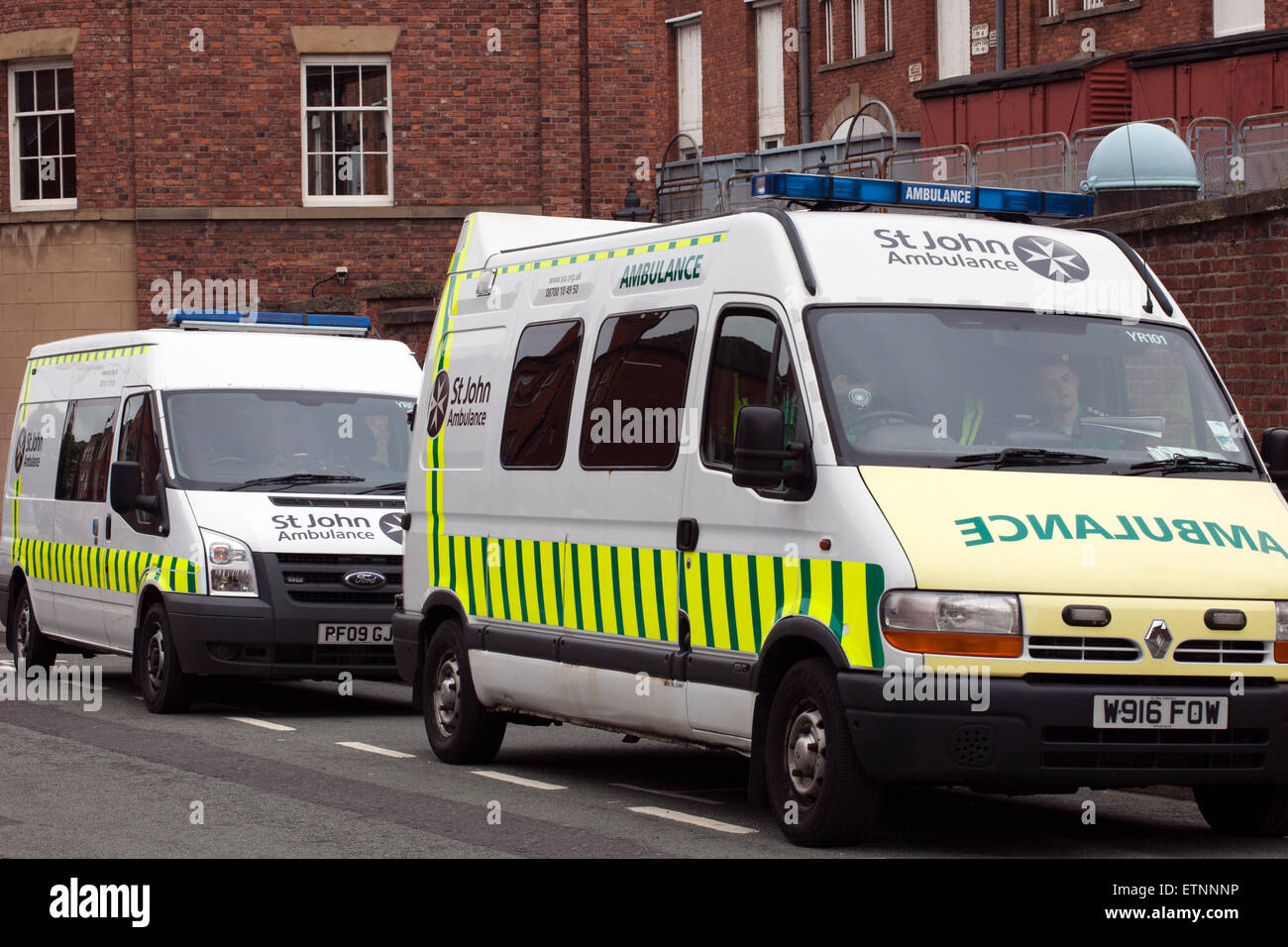 a ambulance medic paramedic emergency urgent healthcare first aid cpr ...