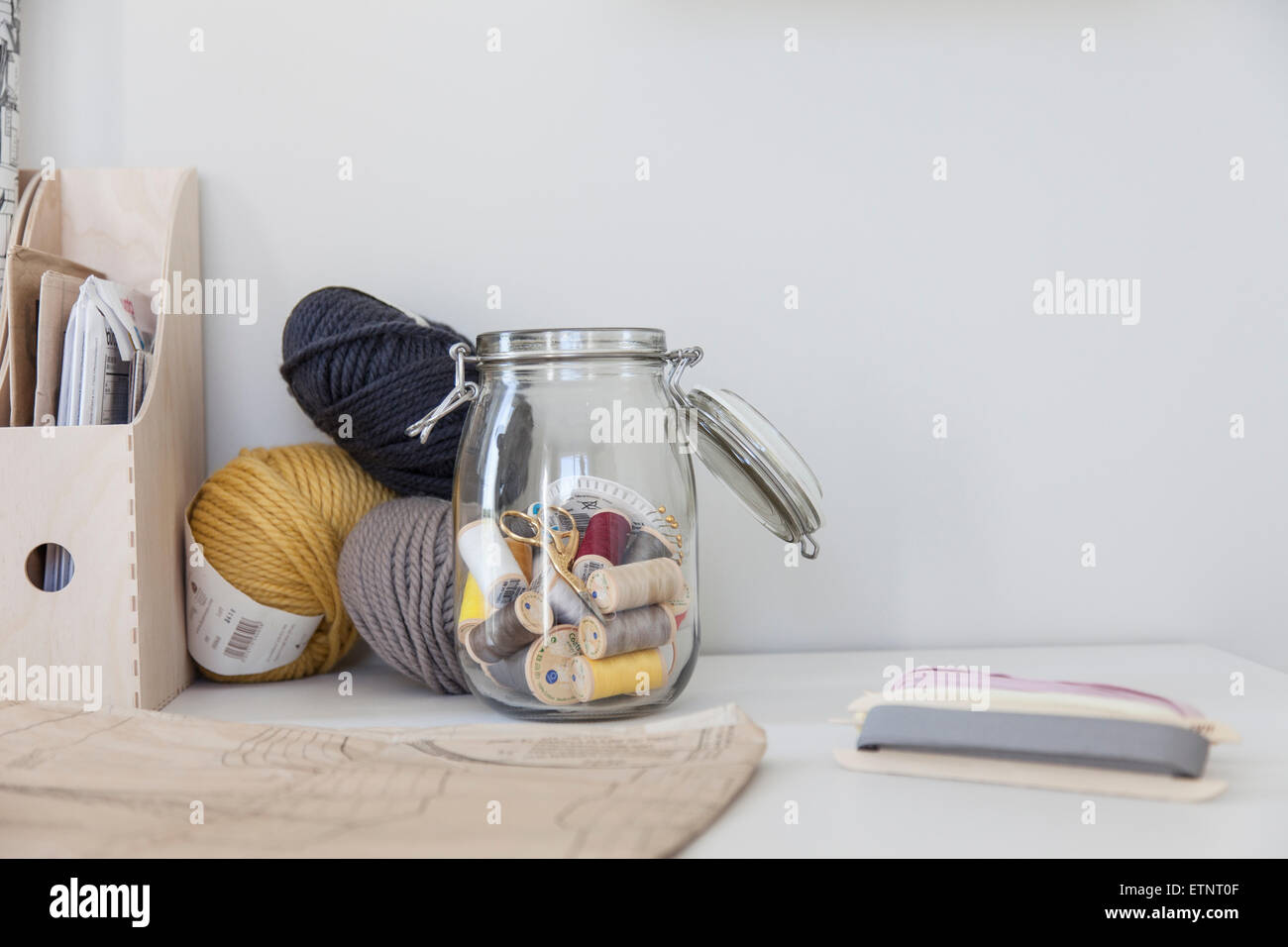 Creative shelves A house combining modern minimalist style with display ...