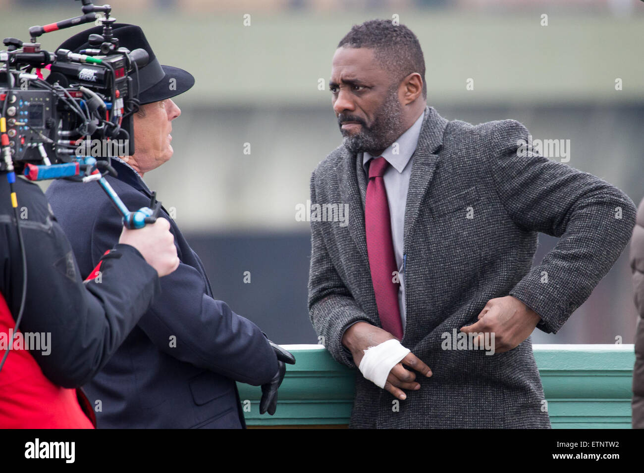 Idris Elba is seen with a hand injury whilst filming 'Luther' on ...