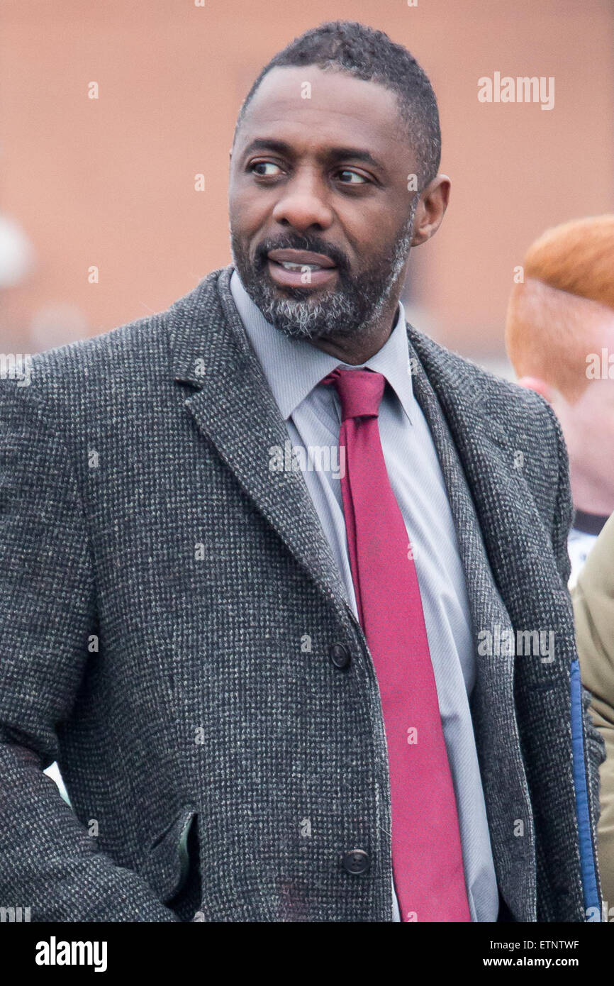 Idris Elba is seen with a hand injury whilst filming 'Luther' on ...