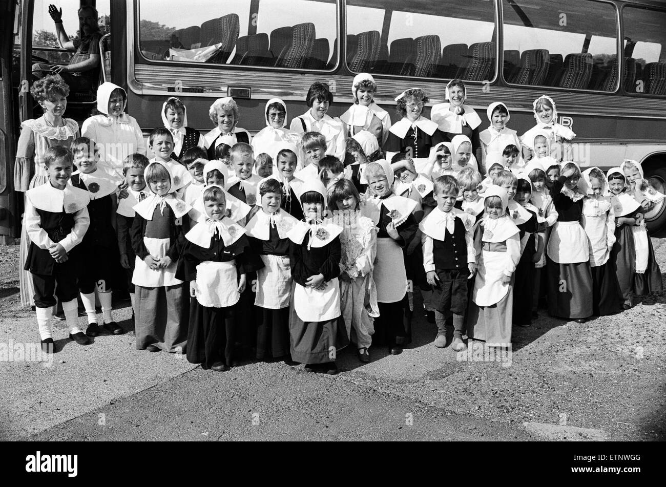 Friends working Black and White Stock Photos & Images - Alamy