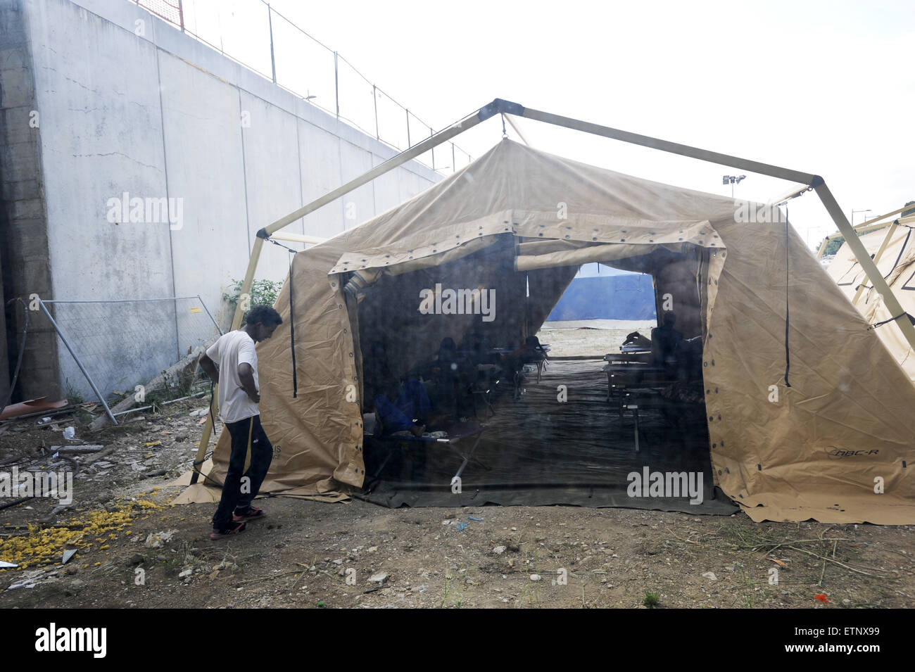 Rome, Rome, Italy. 14th June, 2015. Italy, Rome, Refugees camp in front ...